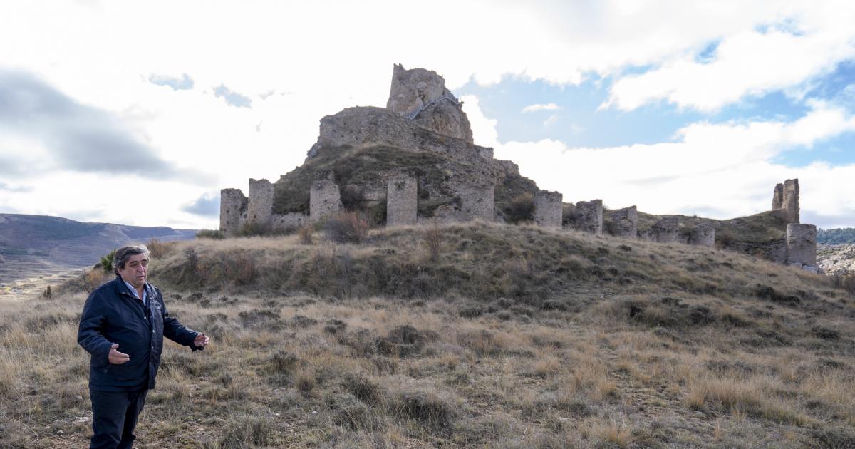 Aliaga compra su castillo por 50.000 euros a un particular