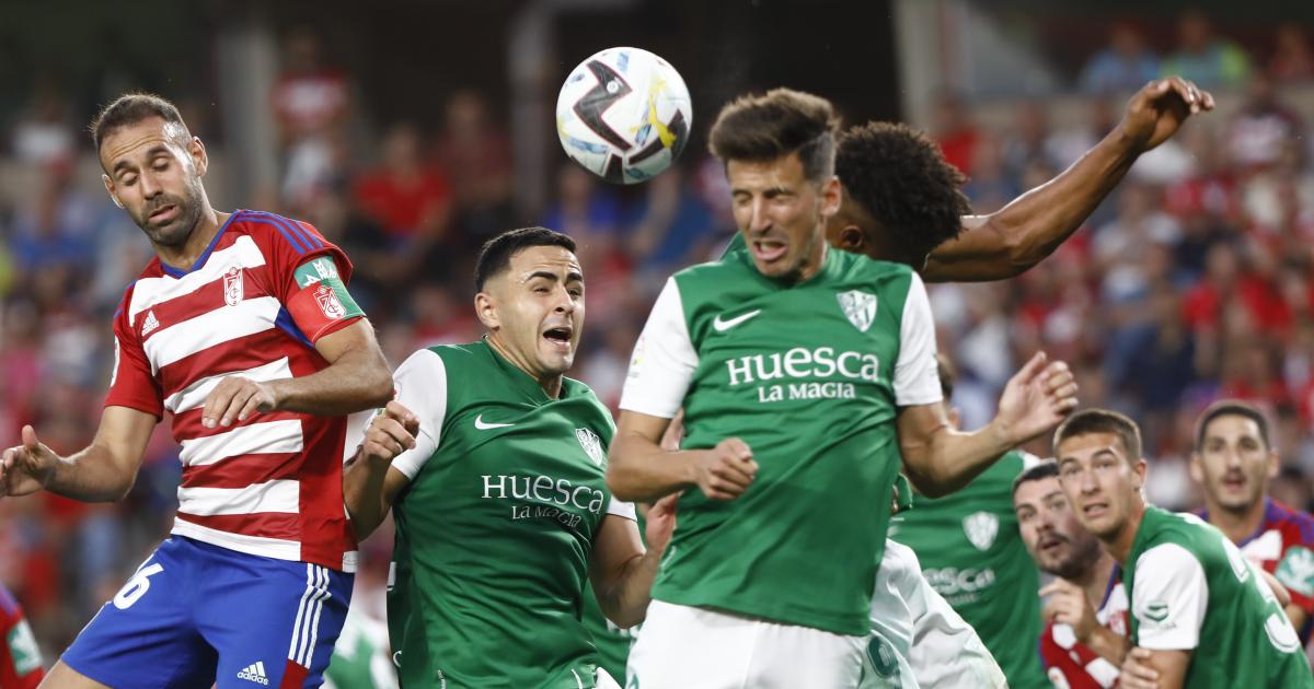 La SD Huesca suma un punto de muchos quilates en Granada (0-0)