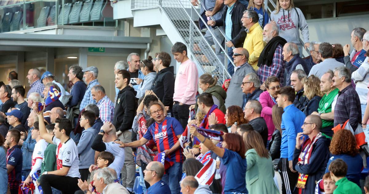 El Alcoraz se prepara para un lleno total ante el Real Zaragoza