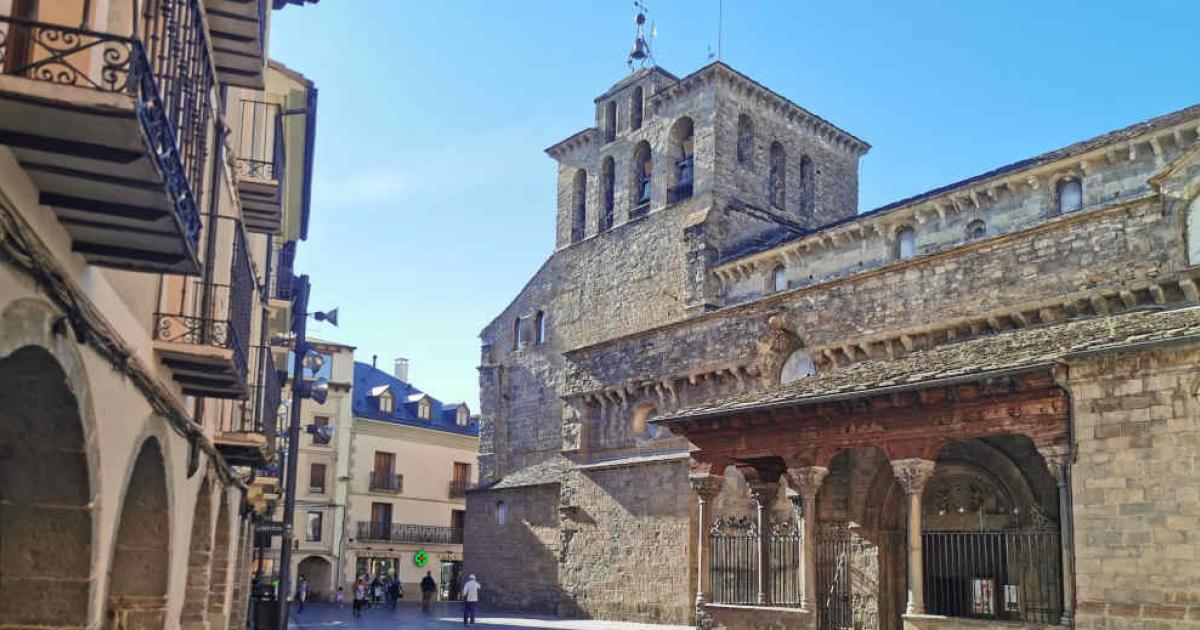 Patrimonio y naturaleza, ejes del éxito turístico de Jaca