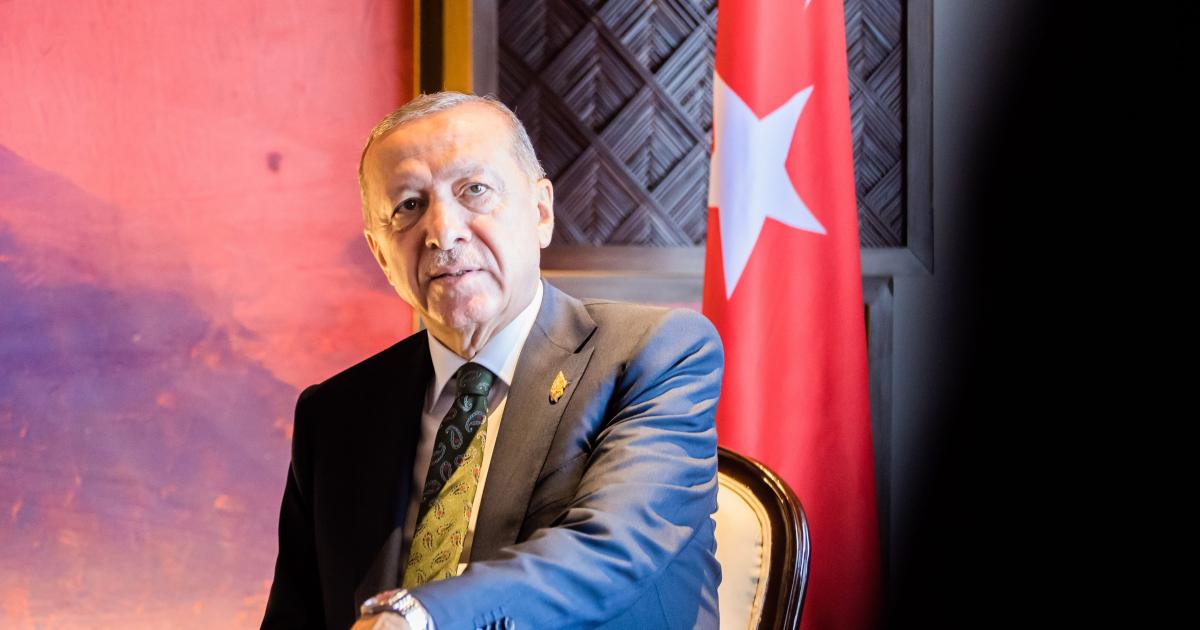 Turquía incorpora a su flota su primer portaaviones, con tecnología ...