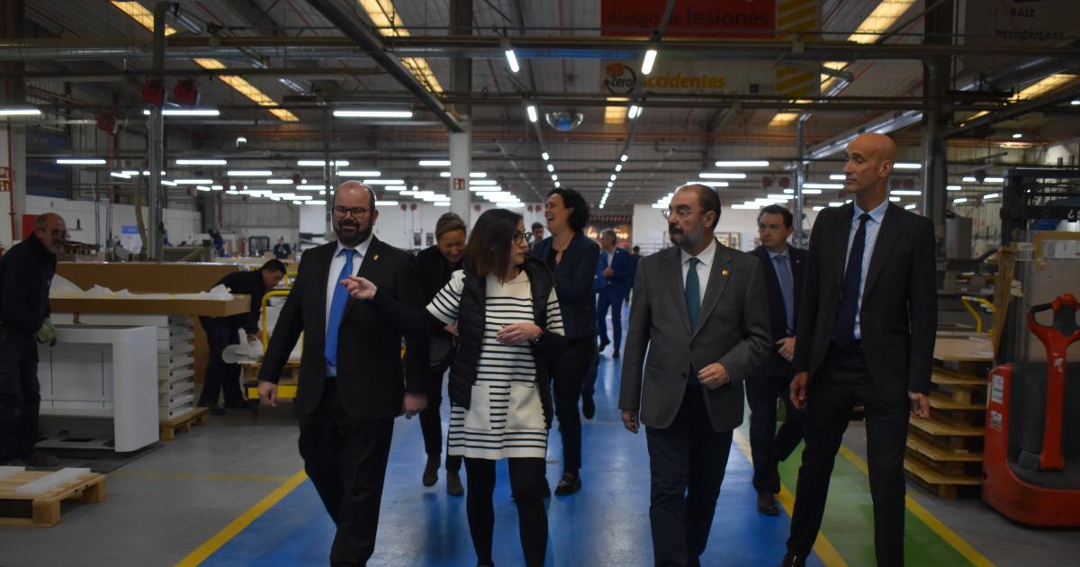 Fotos de la visita de Javier Lambán, Marta Gastón y Sergio Ortiz a HMY Yudigar en Cariñena ...