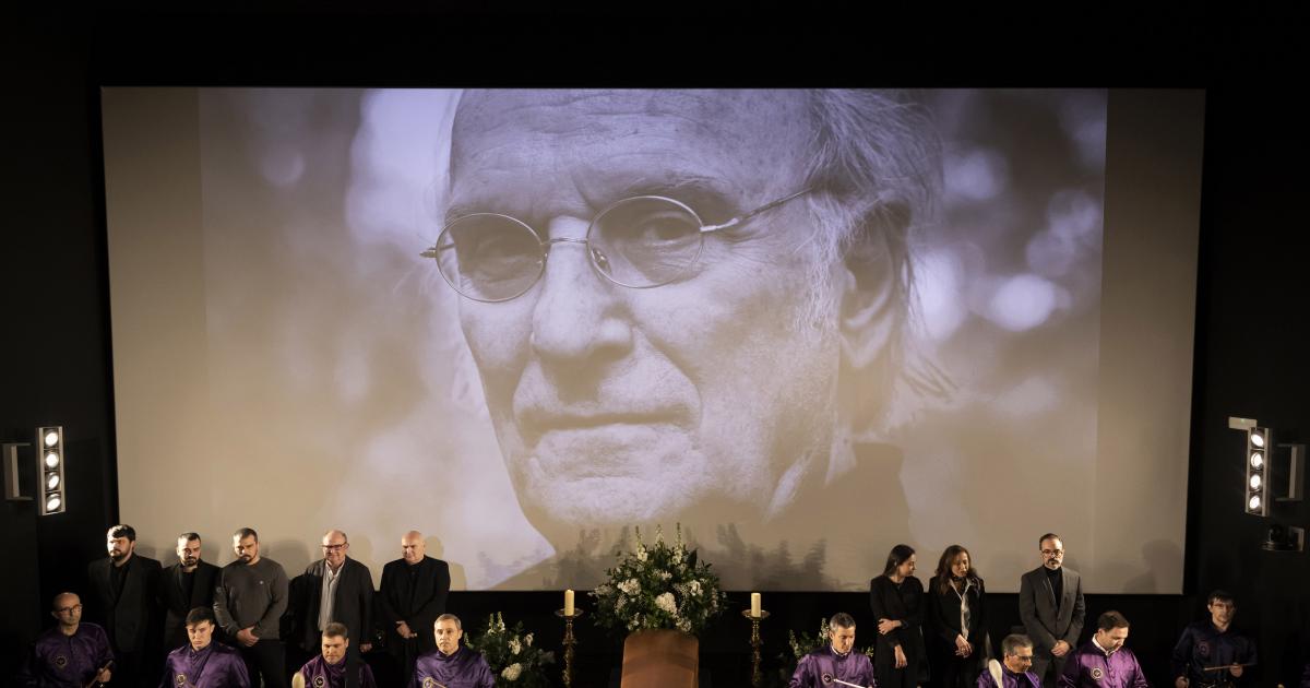 Fotos de la capilla ardiente de Carlos Saura en la Academia de Cine de Madrid | Imágenes