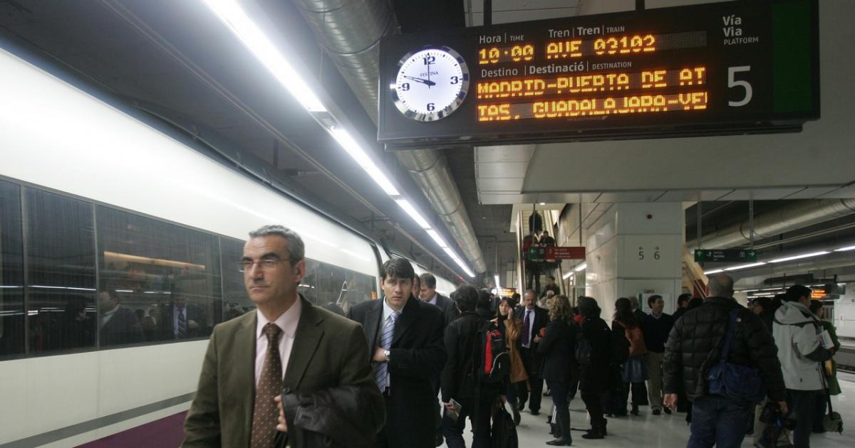 Fotos del primer viaje en AVE de Zaragoza a Barcelona | Imágenes