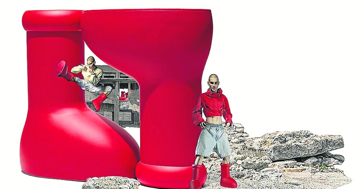 Unas codiciadas botas rojas (incómodas y por 330 euros) para burlarse ...