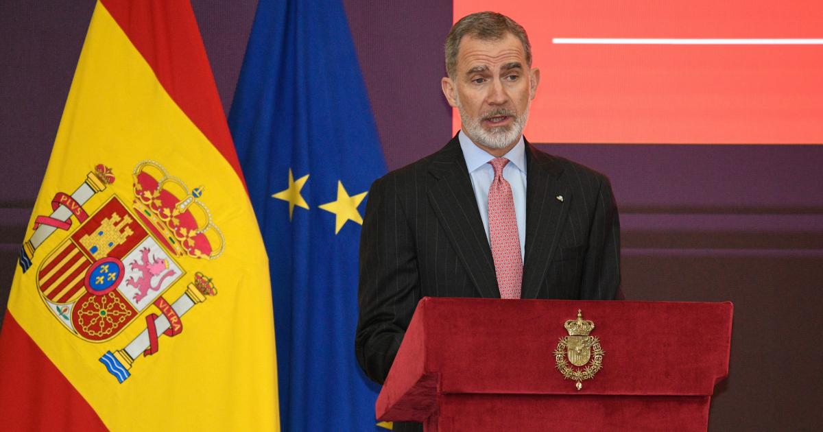 Felipe VI firma el decreto de convocatoria de las elecciones municipales