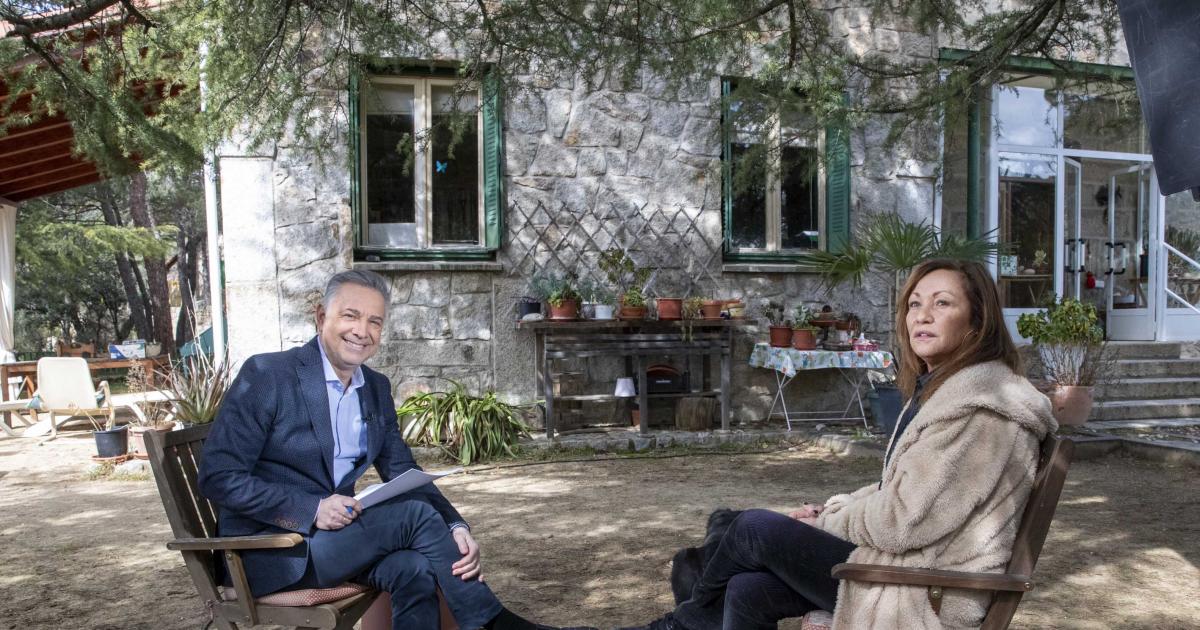 La familia de Carlos Saura abre las puertas de su casa a la televisión