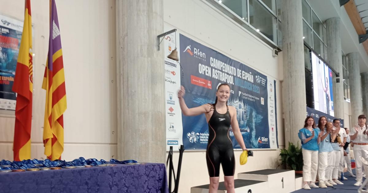 Carmen Weiler, primera nadadora española en bajar del minuto en 100 espalda