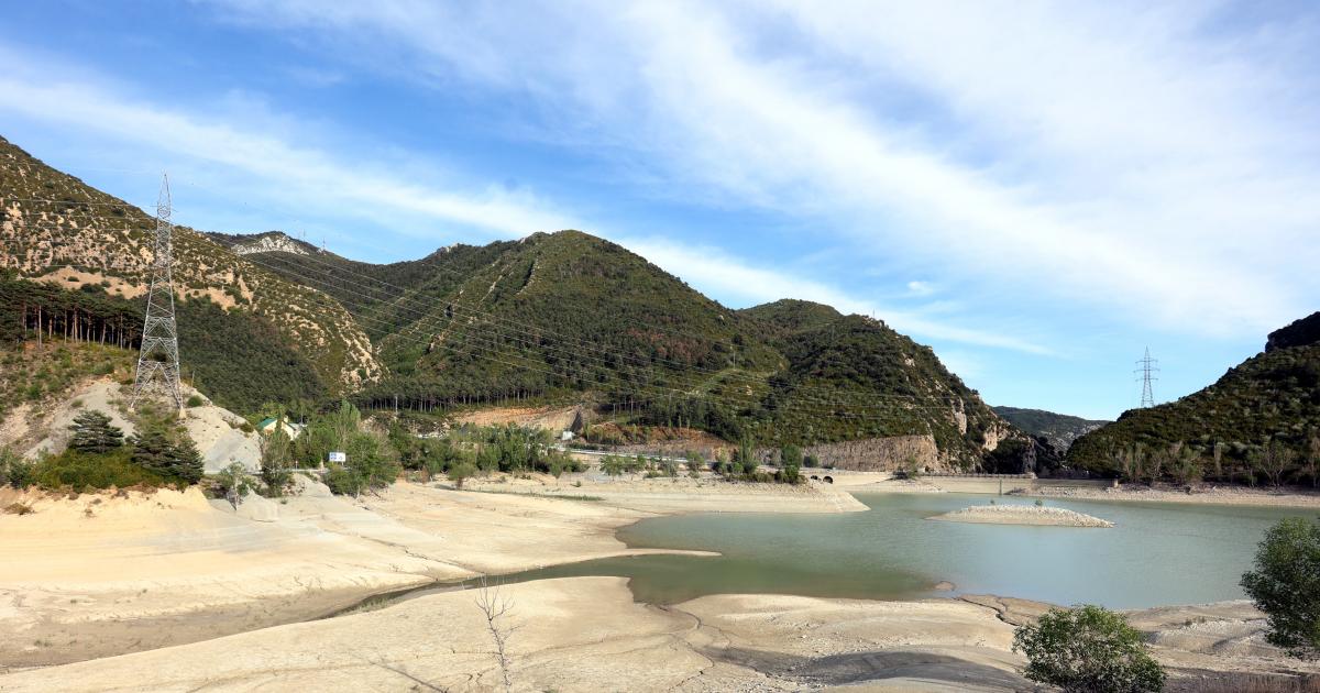 Nueva caída del agua embalsada a la espera de un frente atlántico