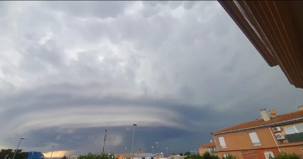 ¿Qué es una tormenta torrencial y por qué la supercélula descargó sobre ...