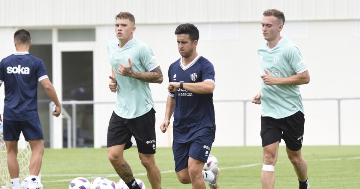 La salida de Kevin Carlos despeja el camino a Diego Aznar en el Huesca