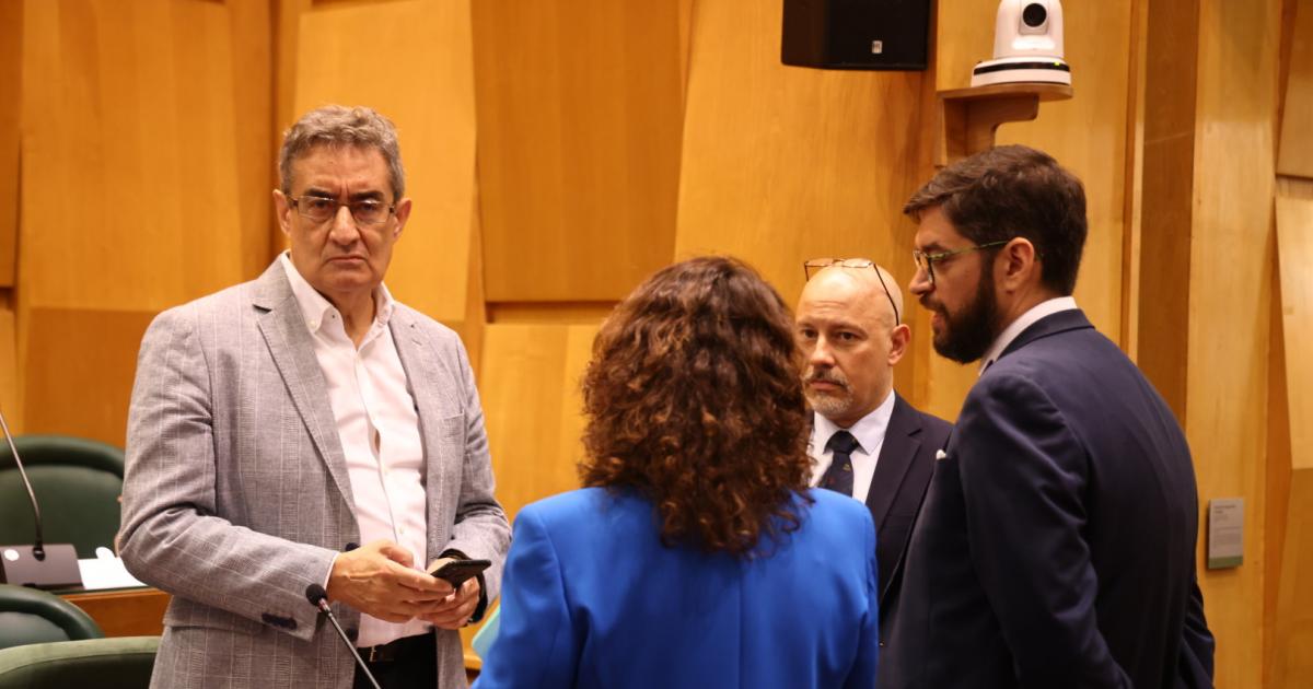 Vox marca distancias con el PP en Zaragoza y rompe el pacto para el ... Vox marca distancias con el PP en Zaragoza y rompe el pacto para el ...