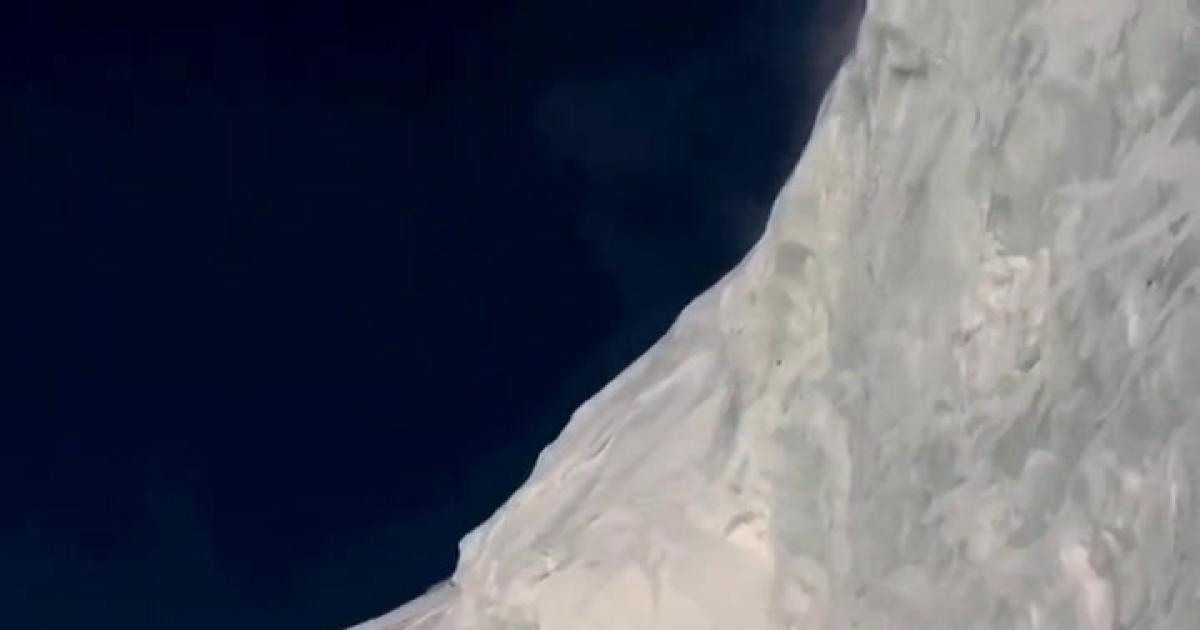 VIDEO: Escándalo en el K2: muere un montañero mientras cientos de ... VIDEO: Escándalo en el K2: muere un montañero mientras cientos de ...