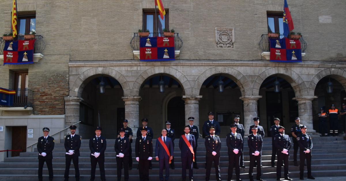 La Policía Local de Monzón recibe las primeras medallas en sus 61 años ...