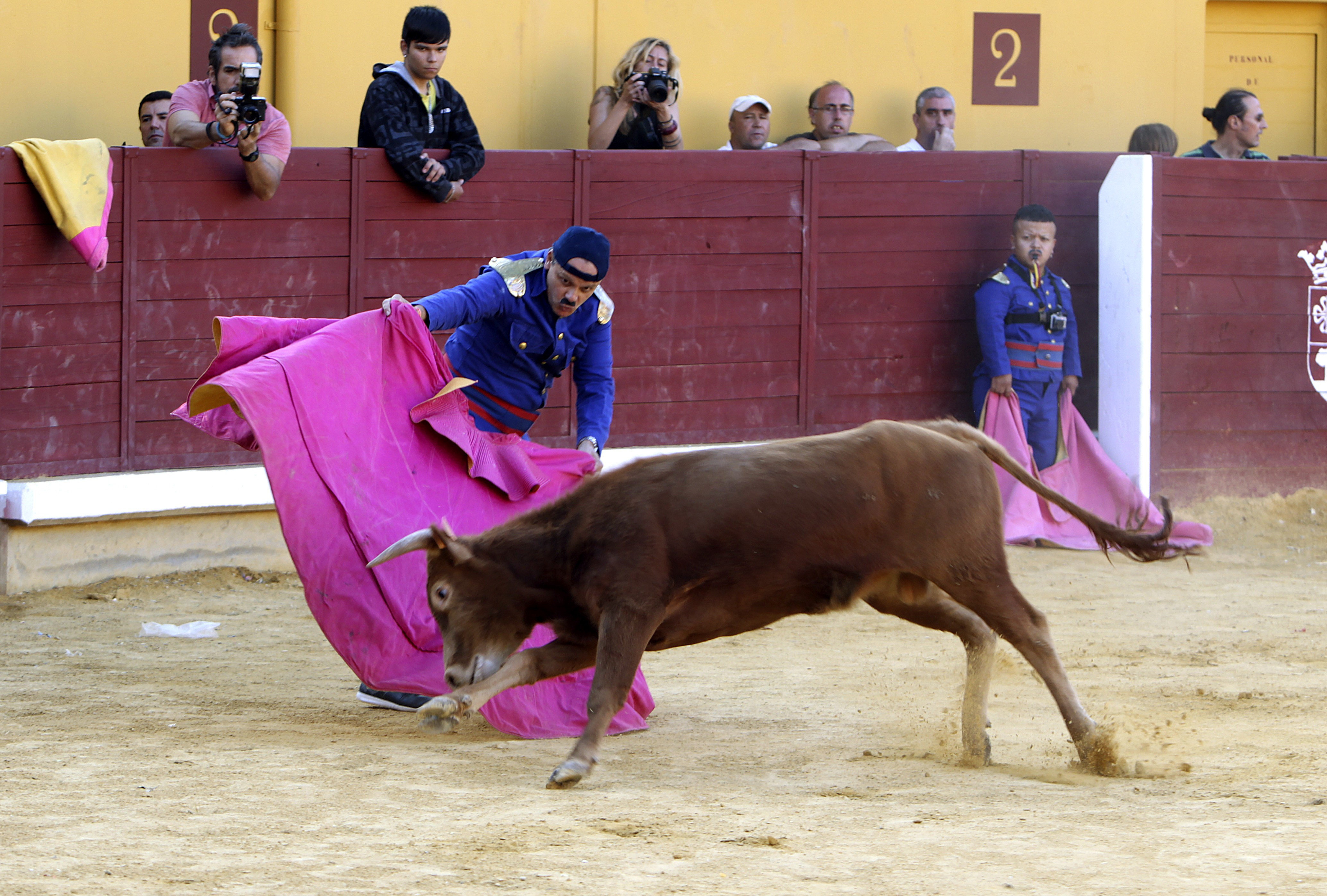 Emotivo adiós a 89 años de historia del emblemático 'Bombero Torero ...