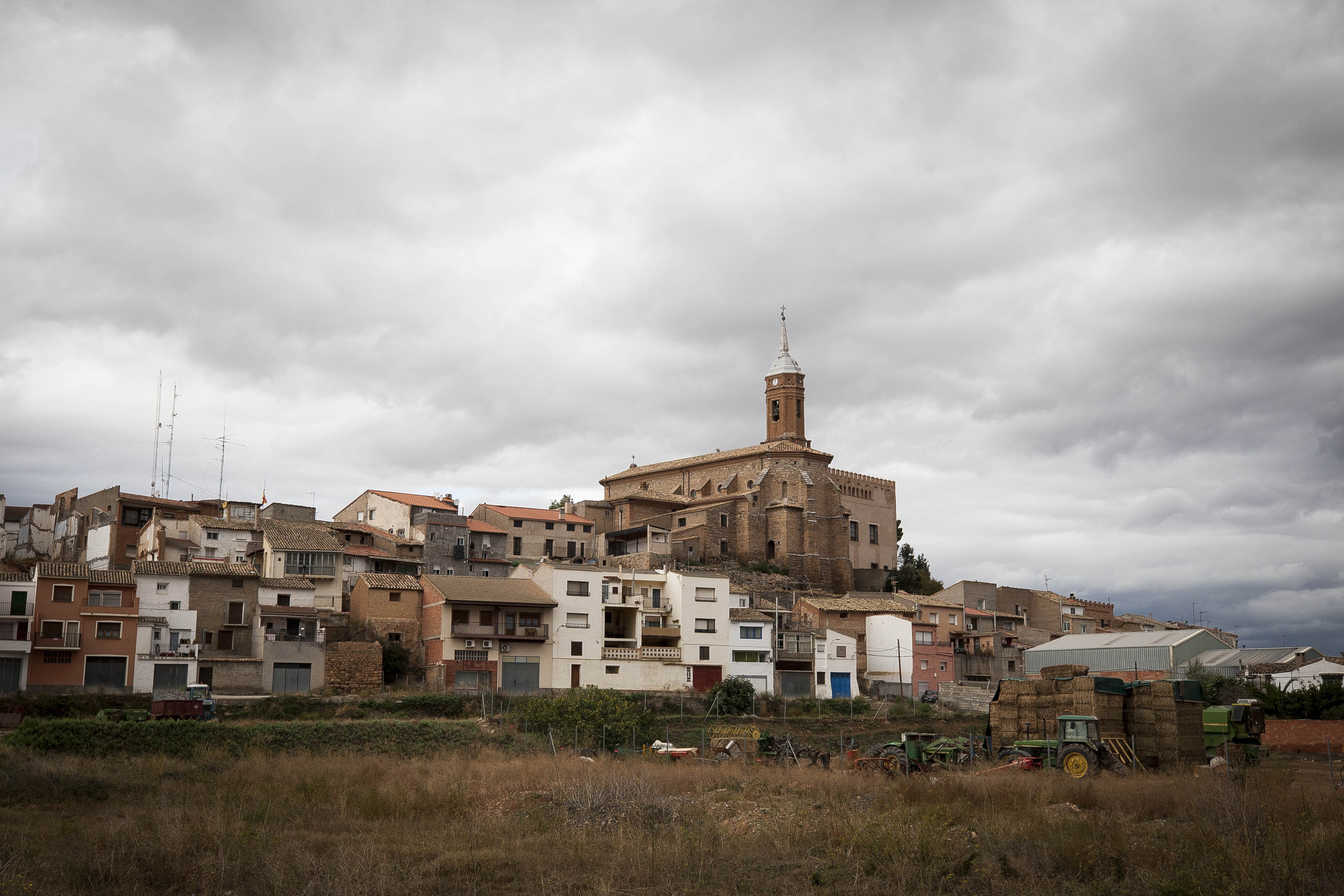 Fotos del pueblo de Zaragoza famoso por su piedra negra con una ...