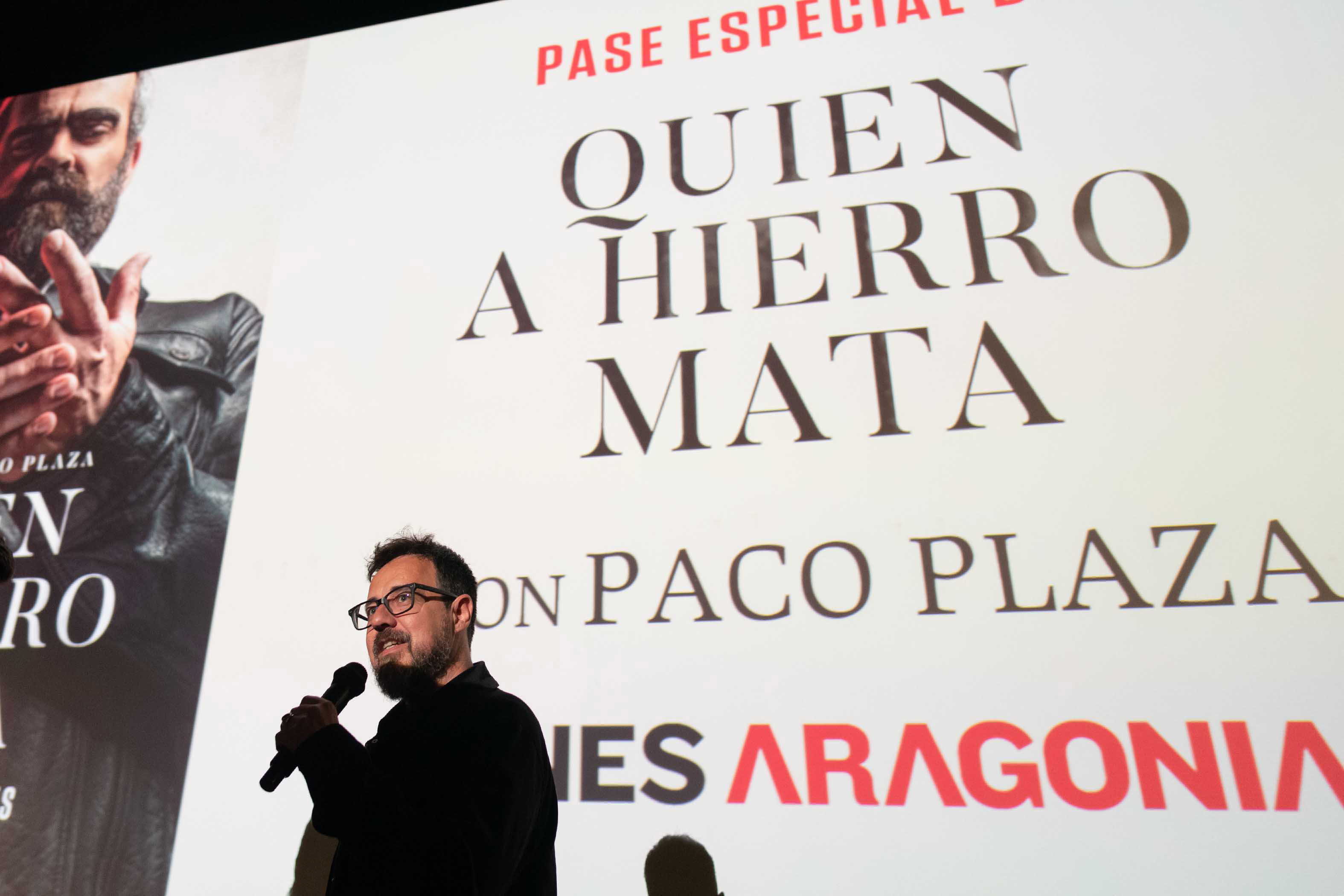 El director Paco Plaza preestrena 'Quien a hierro mata' en los cines ...