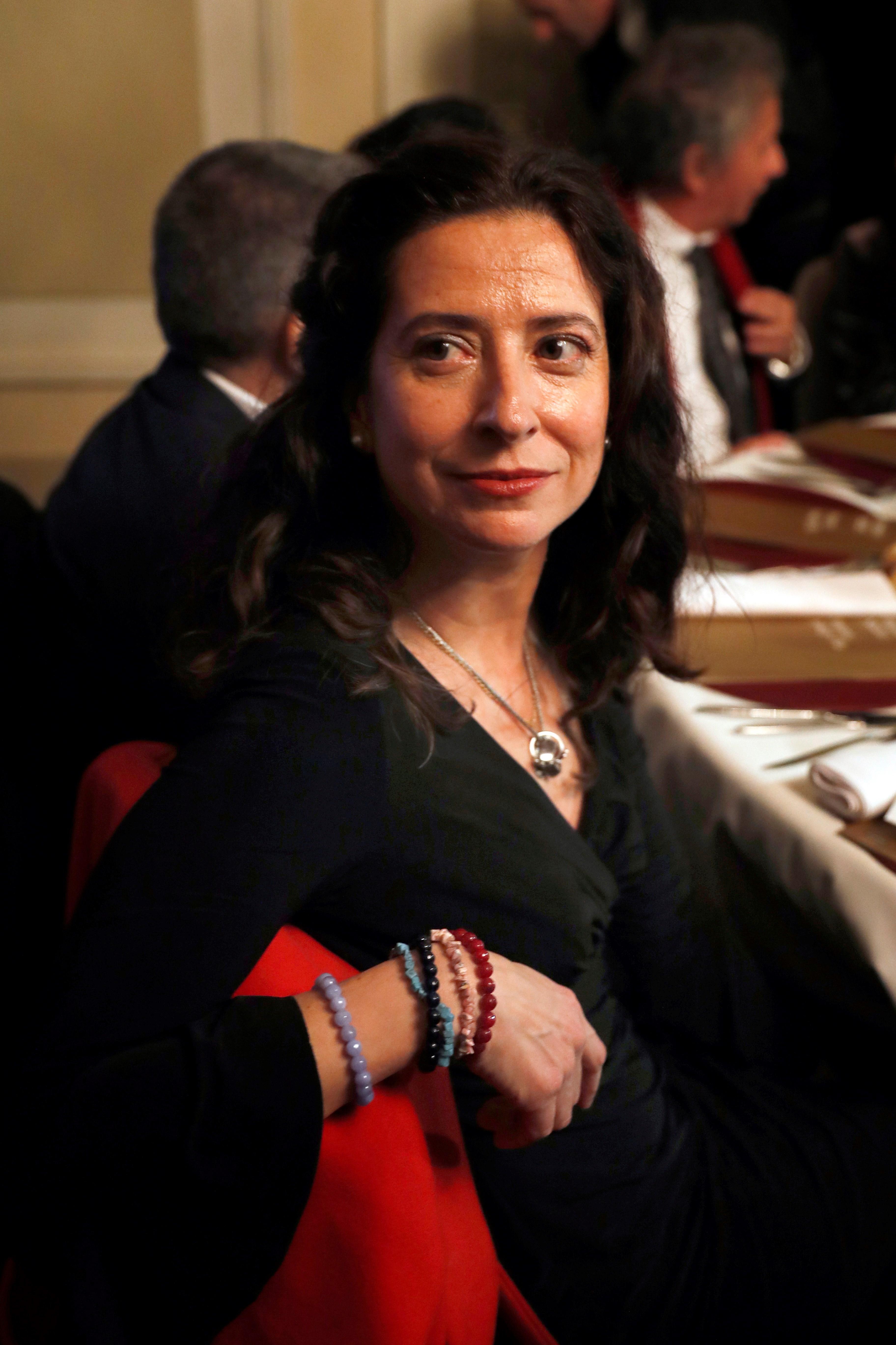 Ana Merino gana el 76 Premio Nadal con su primera novela, 'El mapa de ...