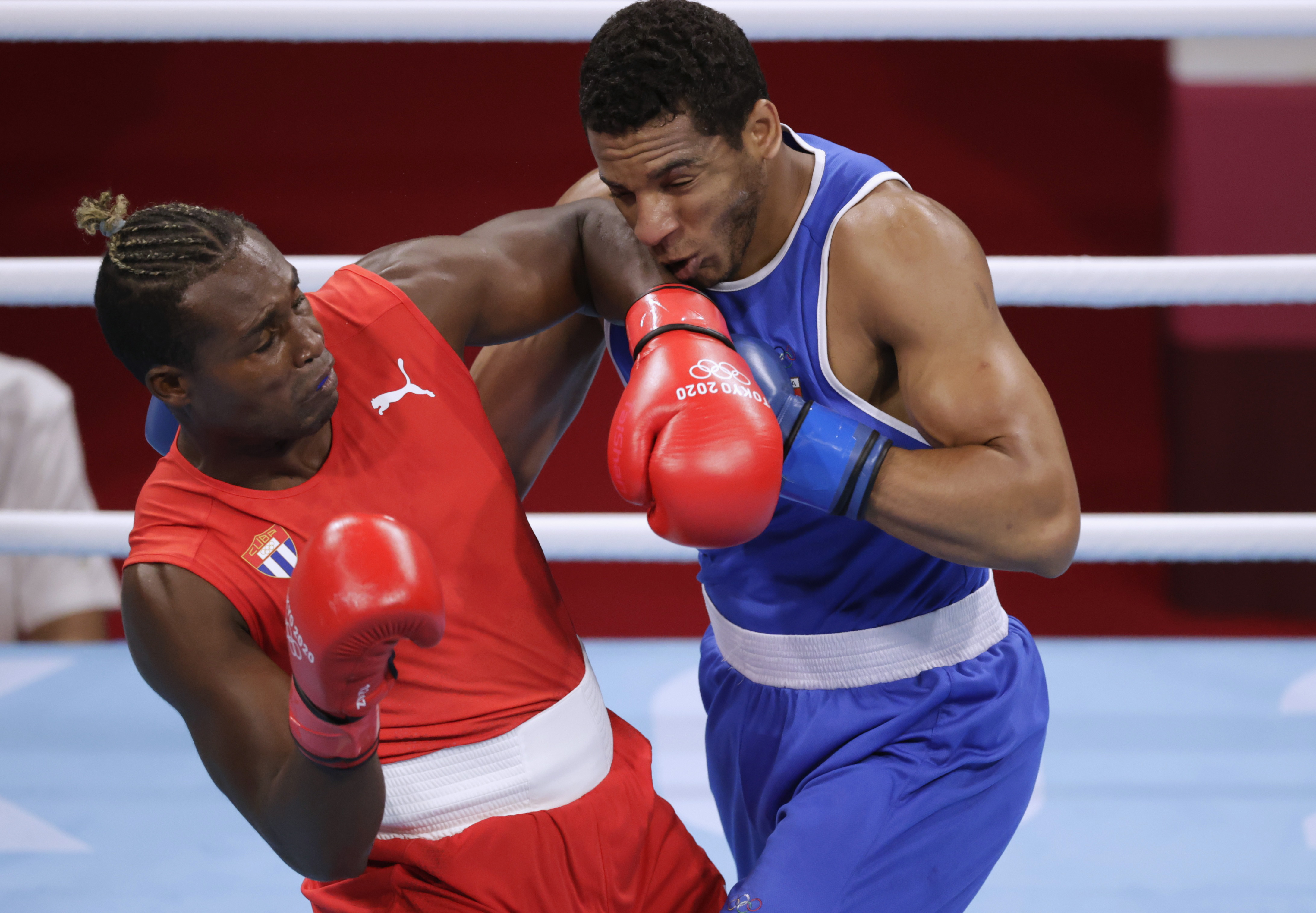 El boxeador Enmanuel Reyes Plá asegura otra medalla para España