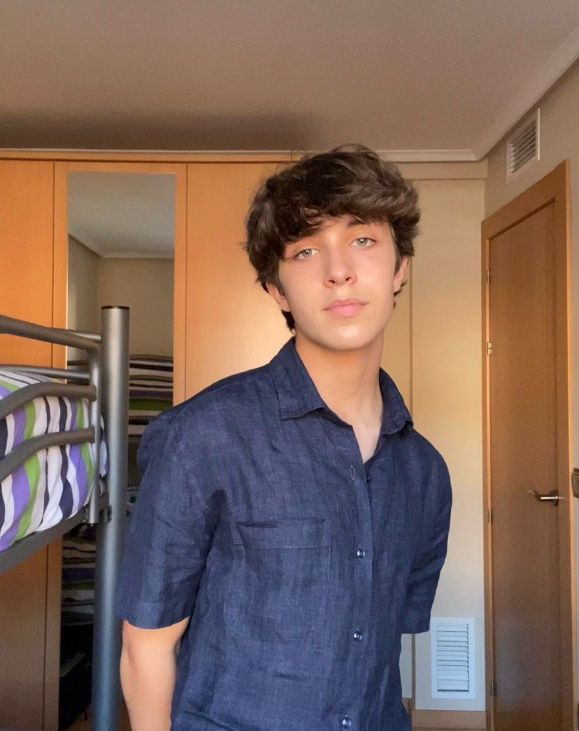 Quién es Iker Unzu, el zaragozano que firmó hasta la medianoche en la ...