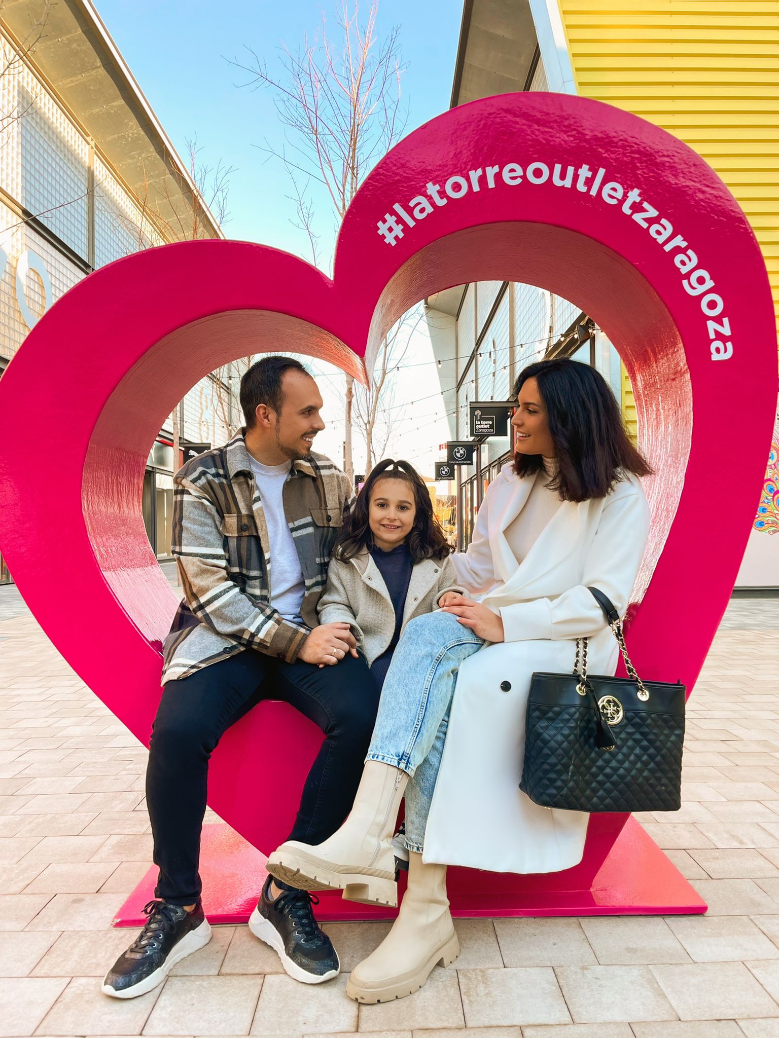 Torre Outlet Zaragoza se convierte en el escenario del amor durante el ...