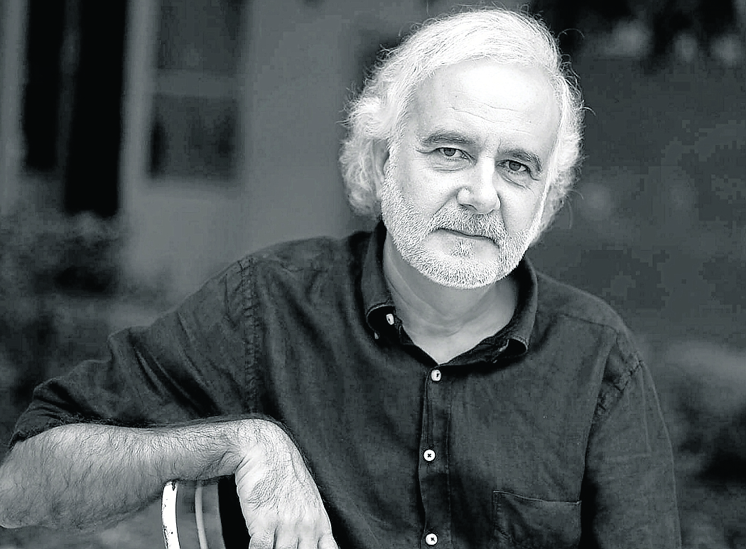 Al raso de los tiempos: los aforismos y la visión del mundo de Ramón Andrés