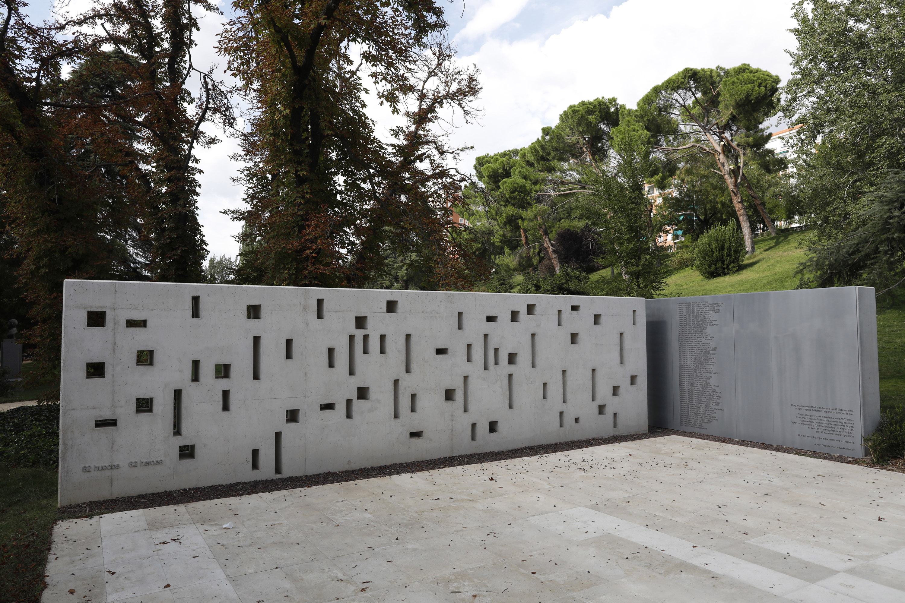 Fotos: Monumento del Yak-42 en Madrid | Imágenes