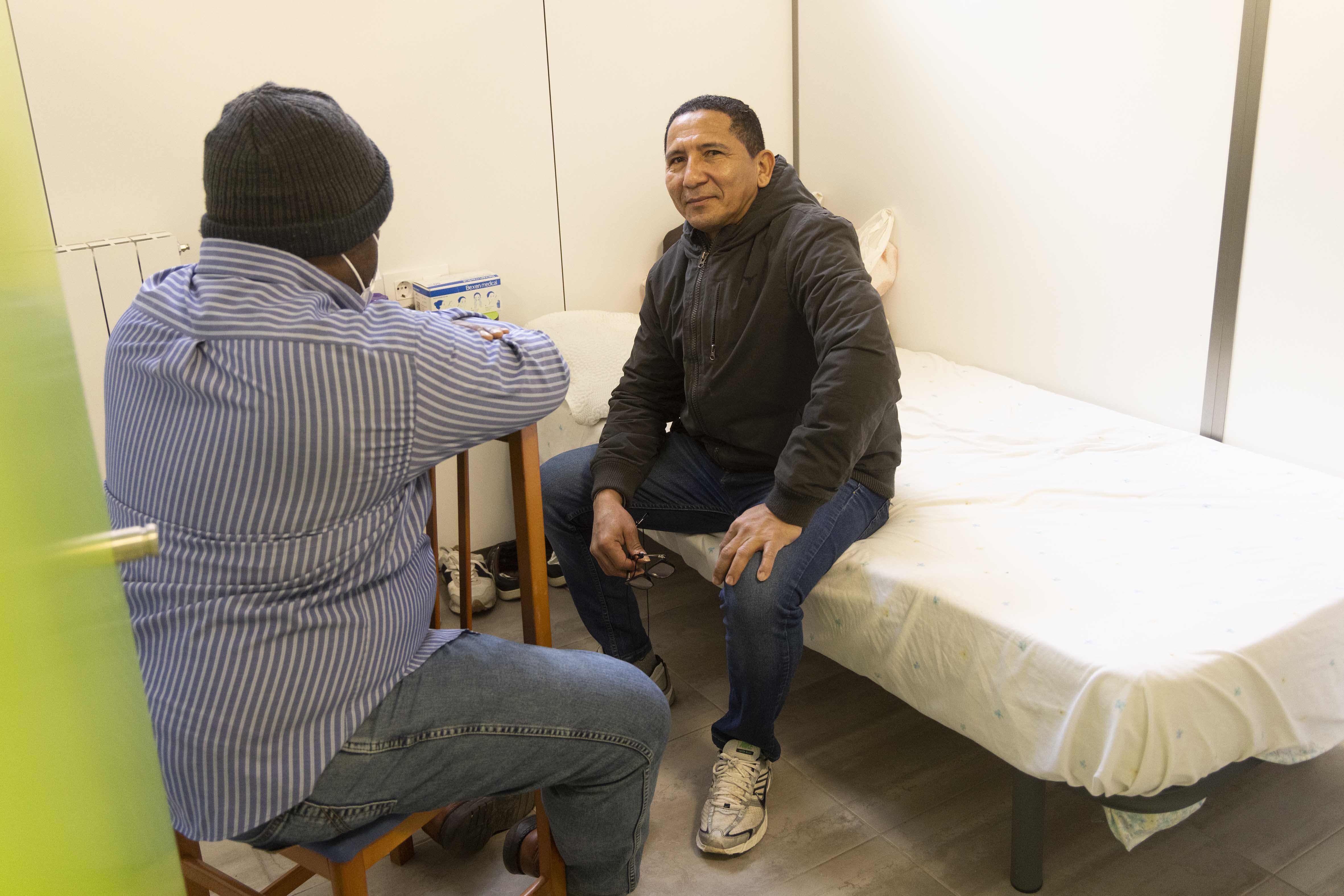 Colombiano acogido en El Refugio: "Por primera vez en 30 años voy a ...