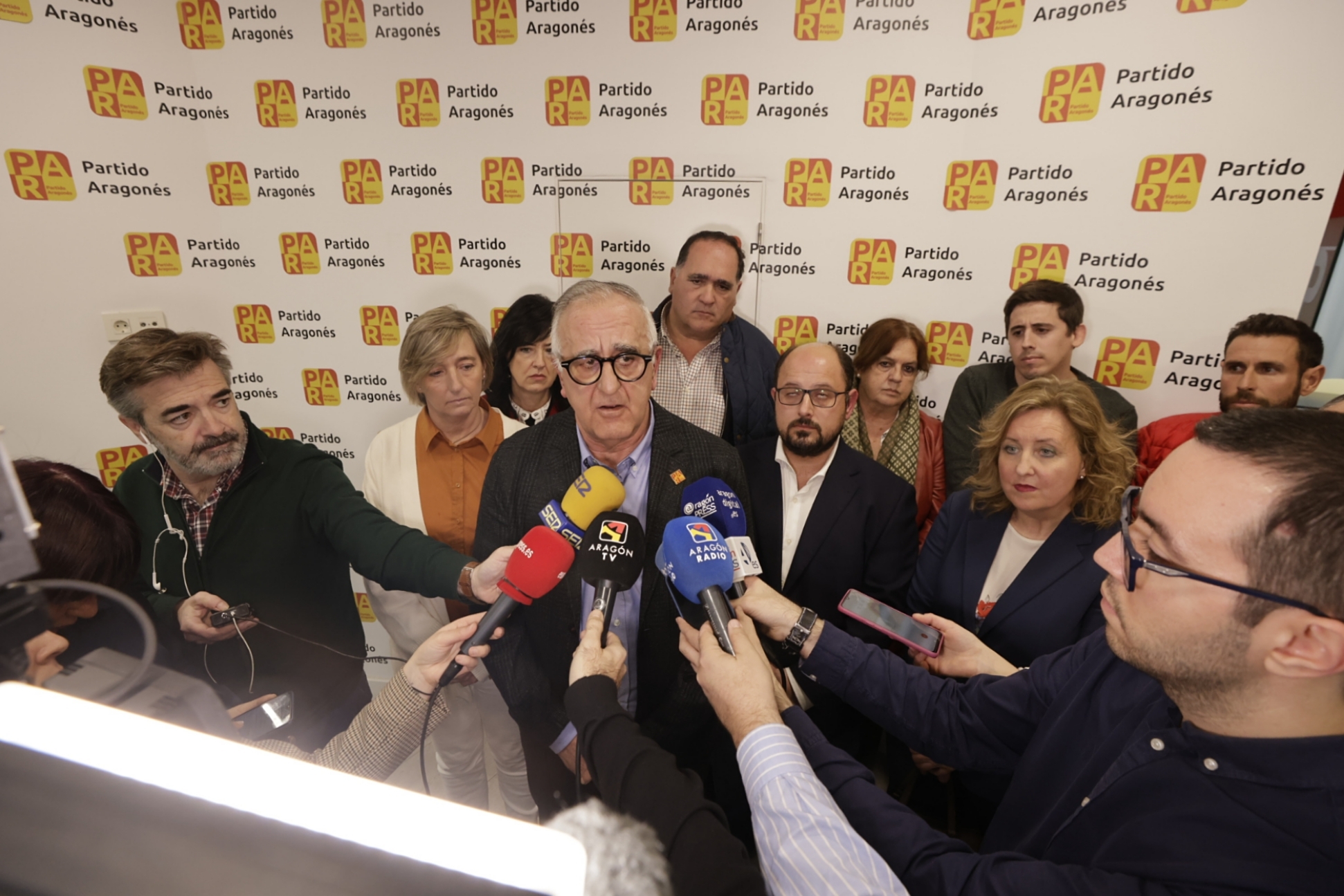 Moción de censura: La ejecutiva del PAR quita a Arturo Aliaga las ...