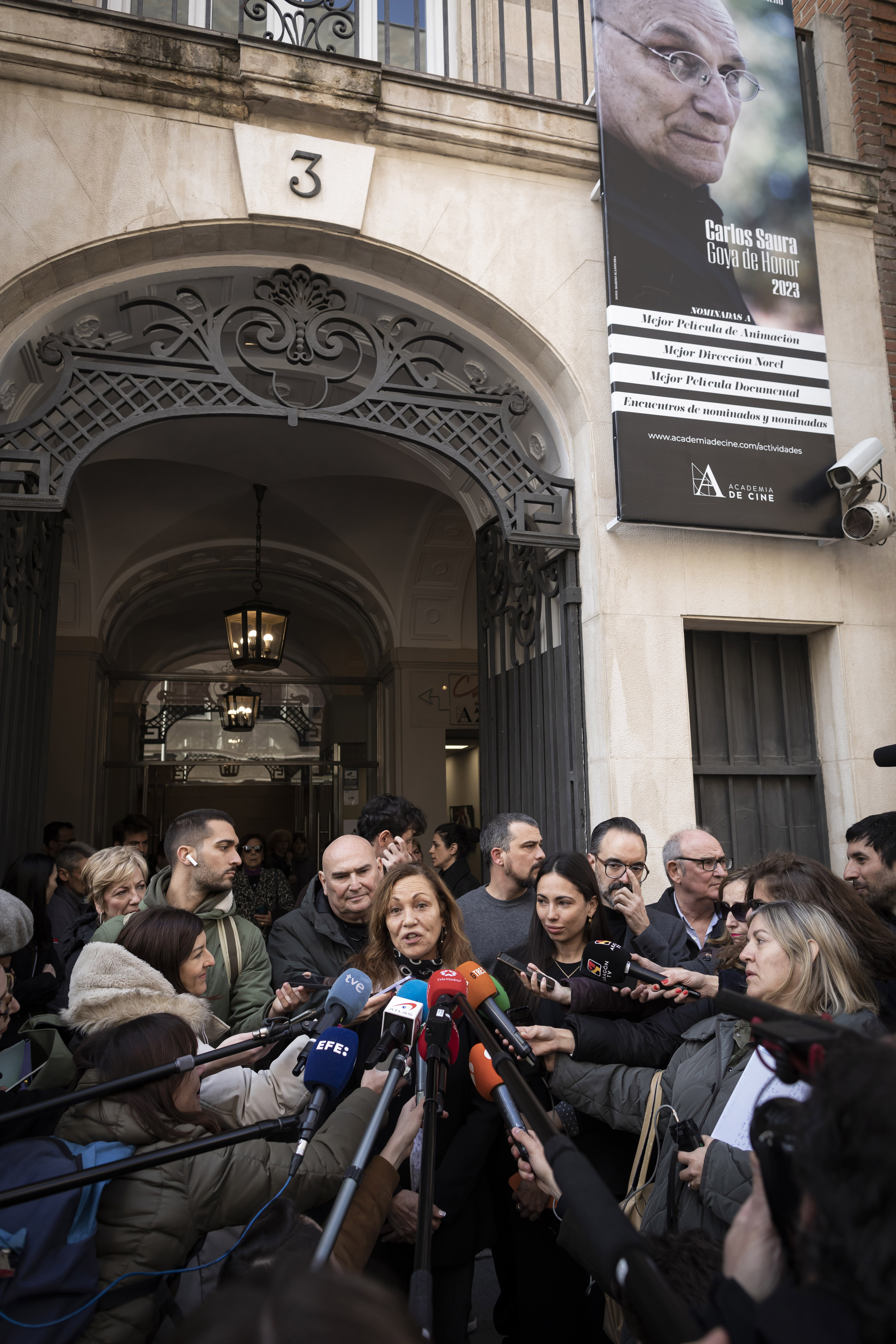 Fotos de la capilla ardiente de Carlos Saura en la Academia de Cine de Madrid | Imágenes