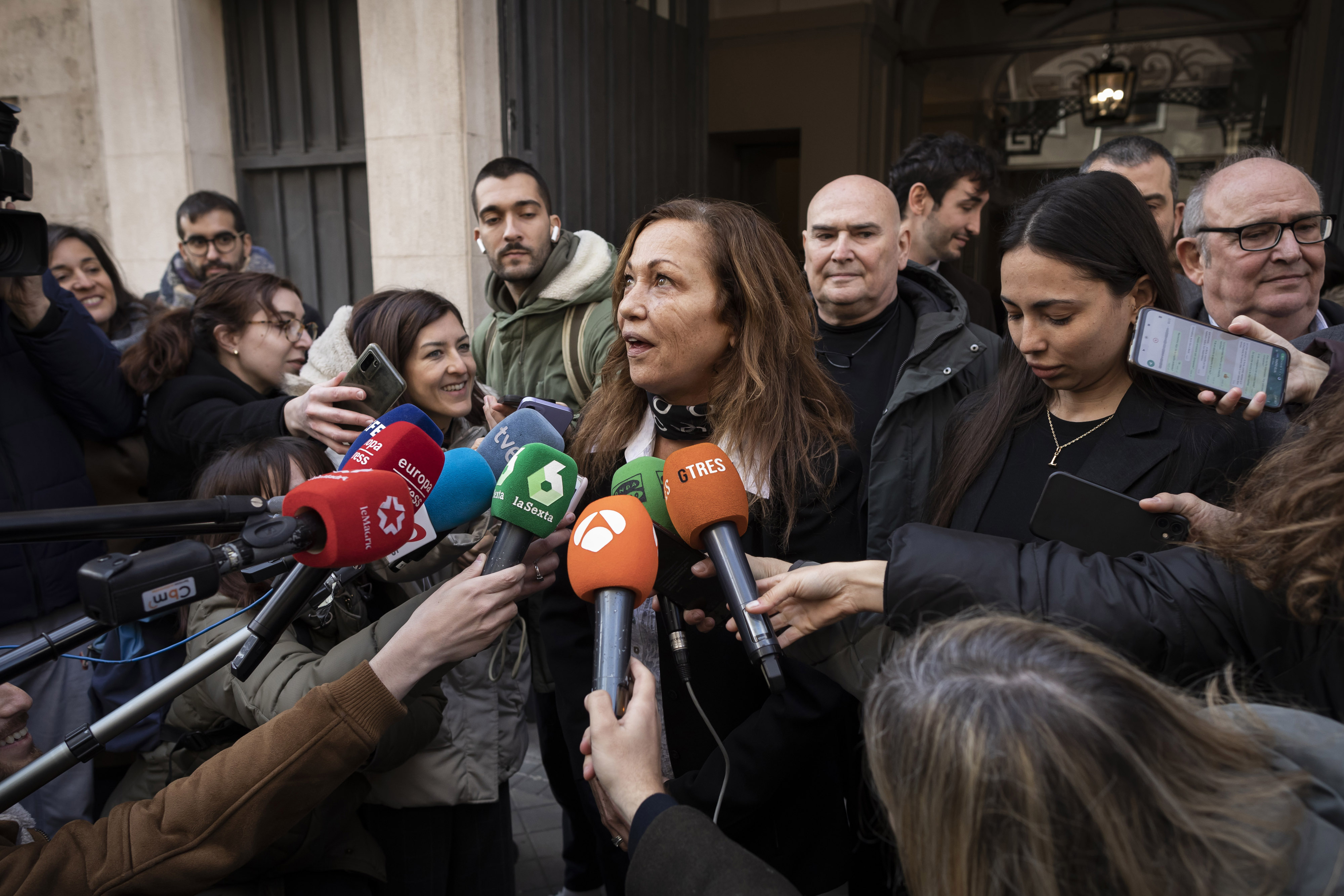 Fotos de la capilla ardiente de Carlos Saura en la Academia de Cine de Madrid | Imágenes