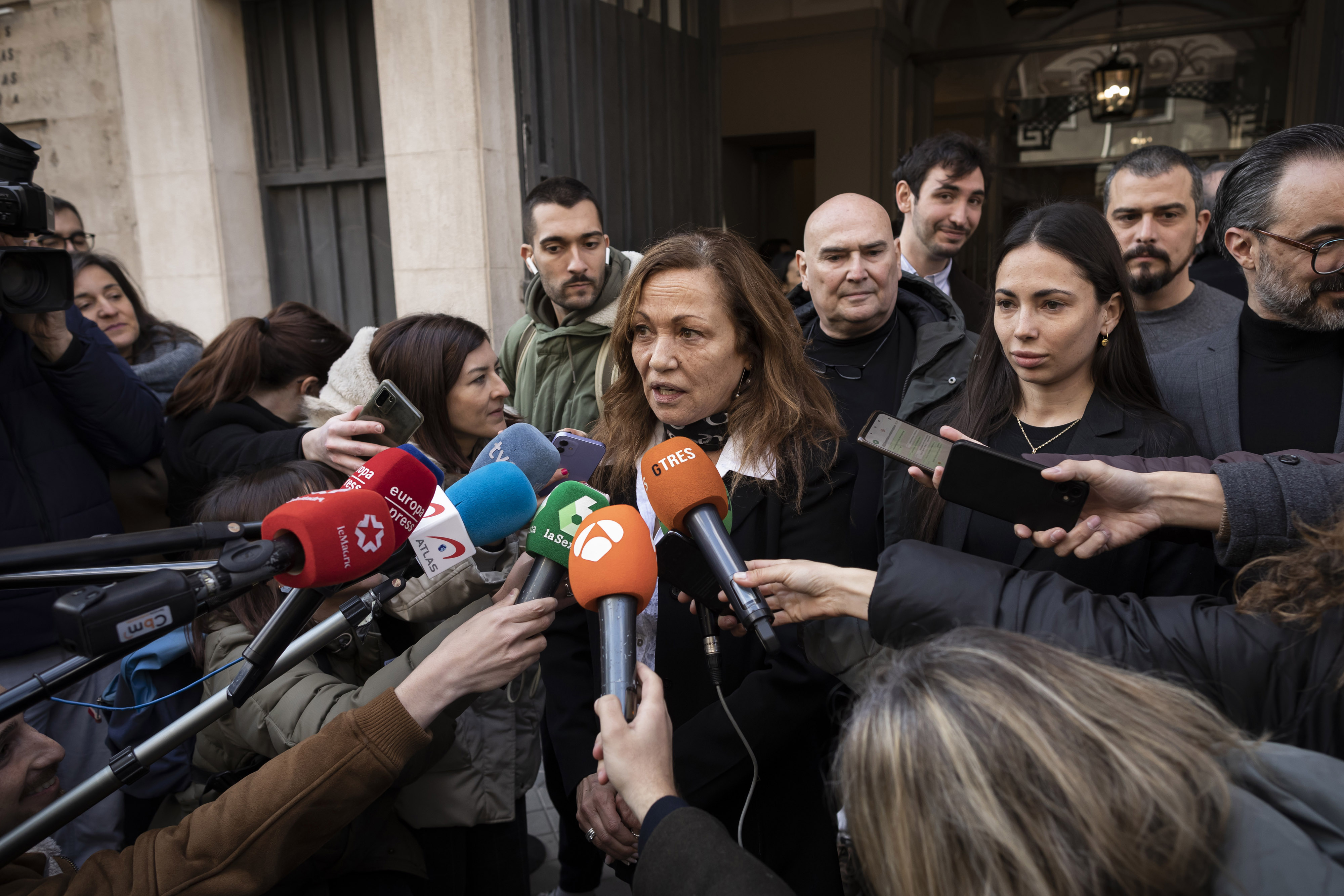 Fotos de la capilla ardiente de Carlos Saura en la Academia de Cine de Madrid | Imágenes