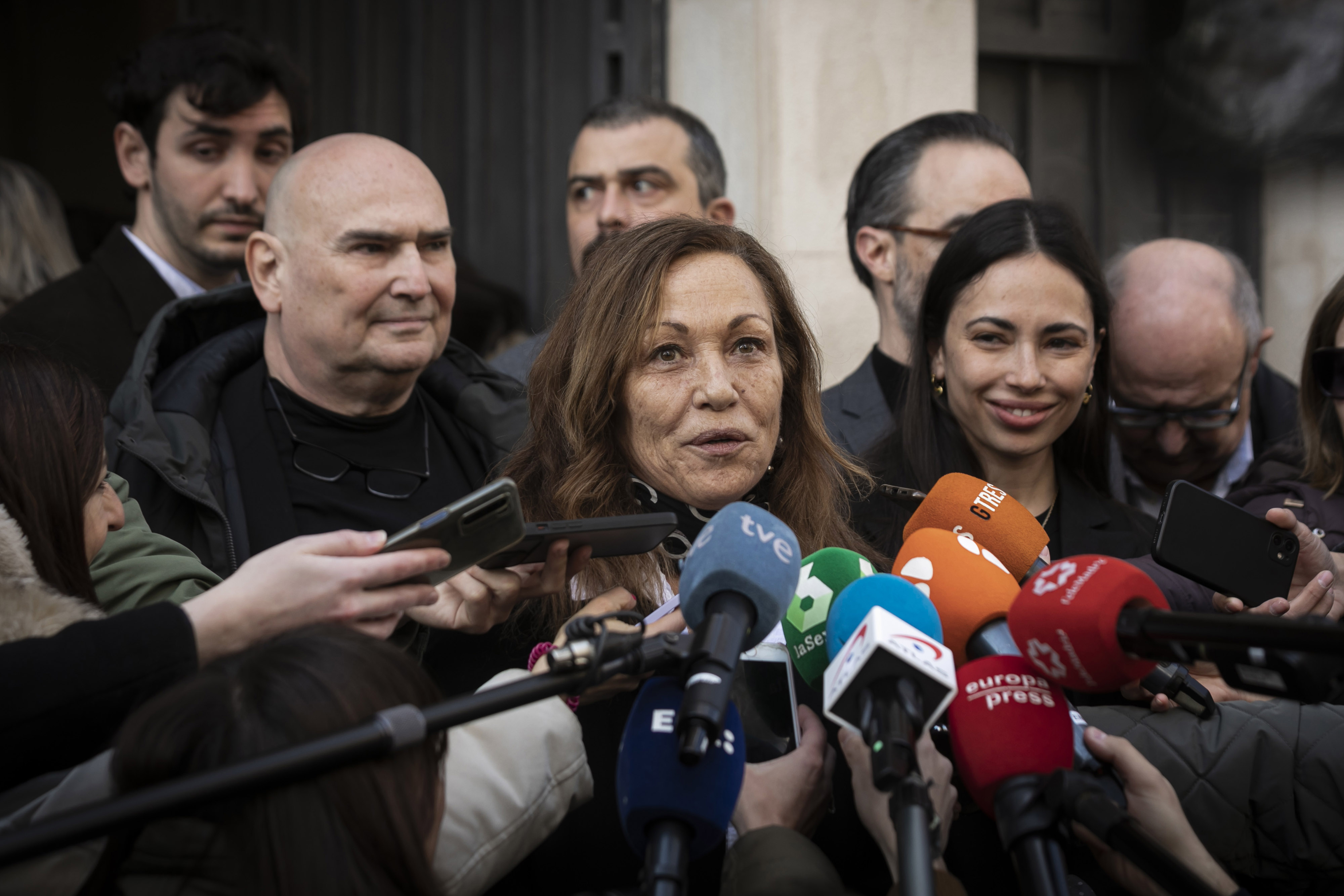 Fotos de la capilla ardiente de Carlos Saura en la Academia de Cine de Madrid | Imágenes