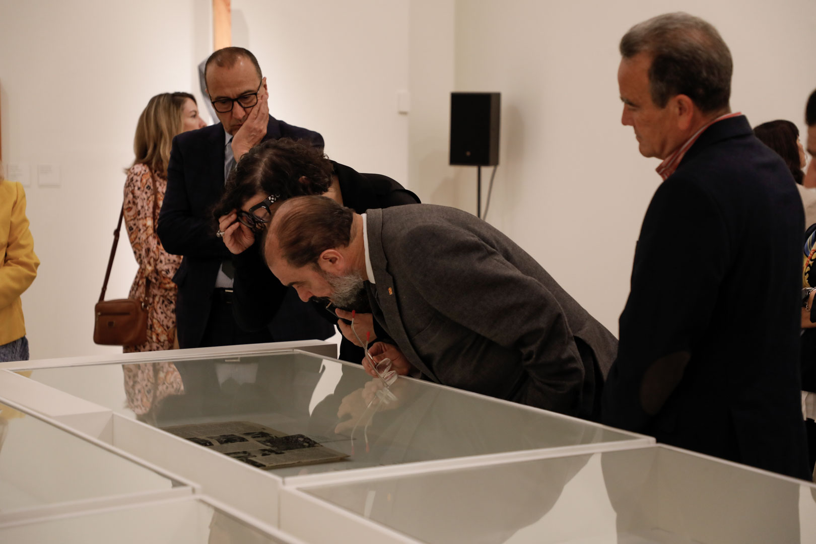 Imágenes de la exposición 'Memoria bisiesta', que recorre la biografía de Ramón J. Sender y ...