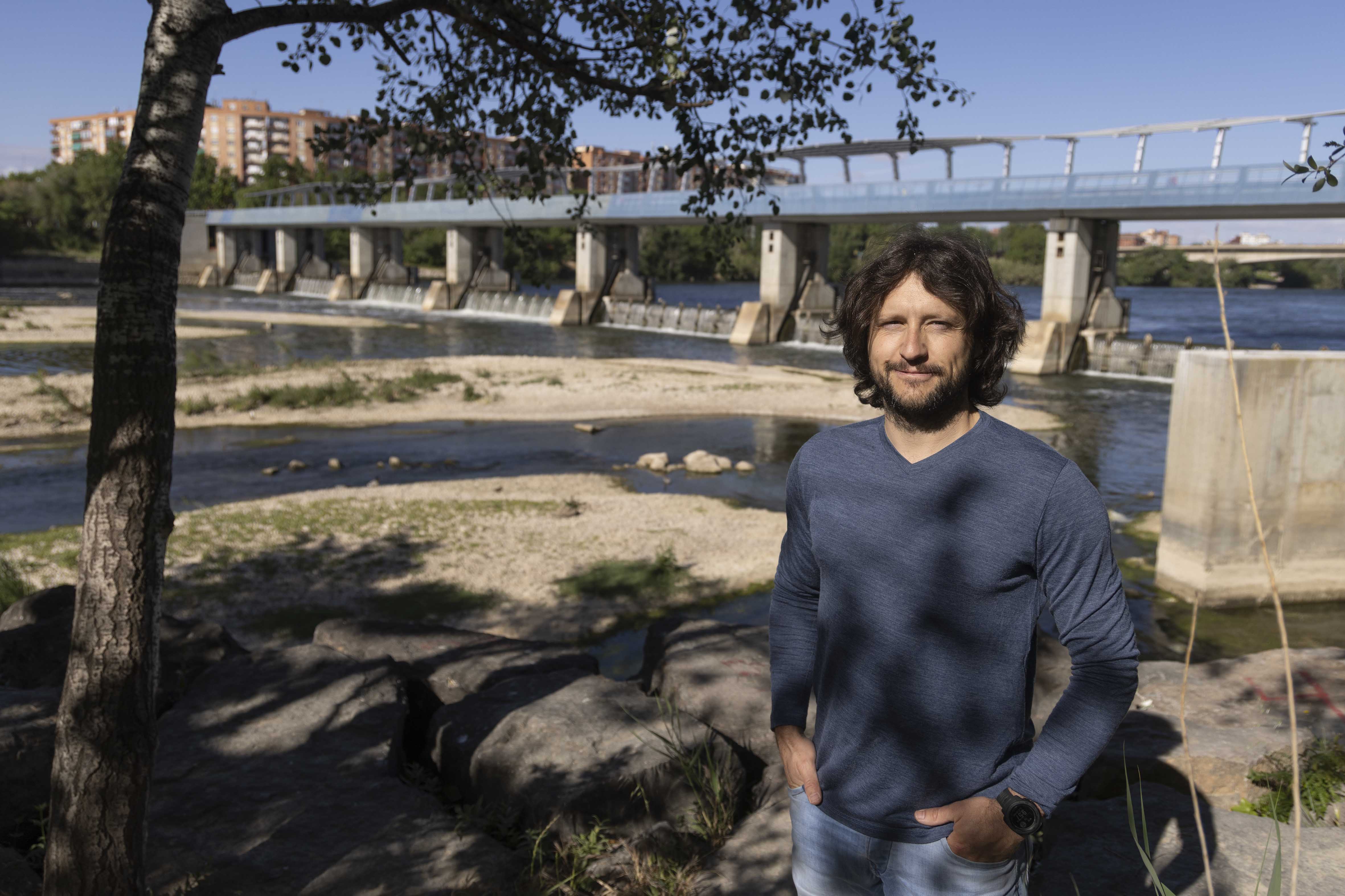 Ignacio Ruiz: "El calor acelera el desarrollo de la mosca negra"