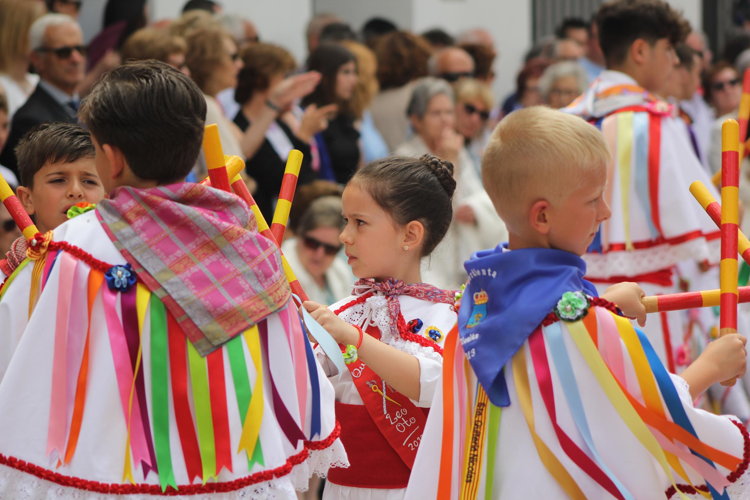 Lucía, la niña de 7 años que ha abierto la puerta a las mujeres en el ...