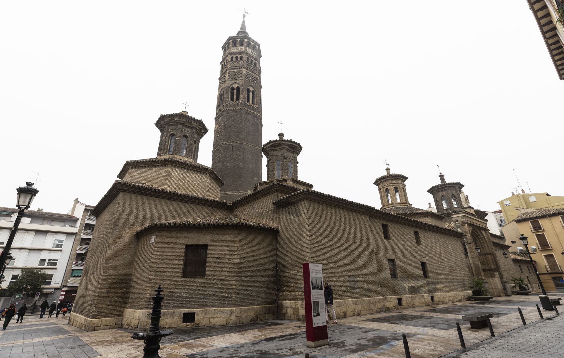 La Iglesia de San Pablo de Zaragoza ofrece una vista panorámica desde ...