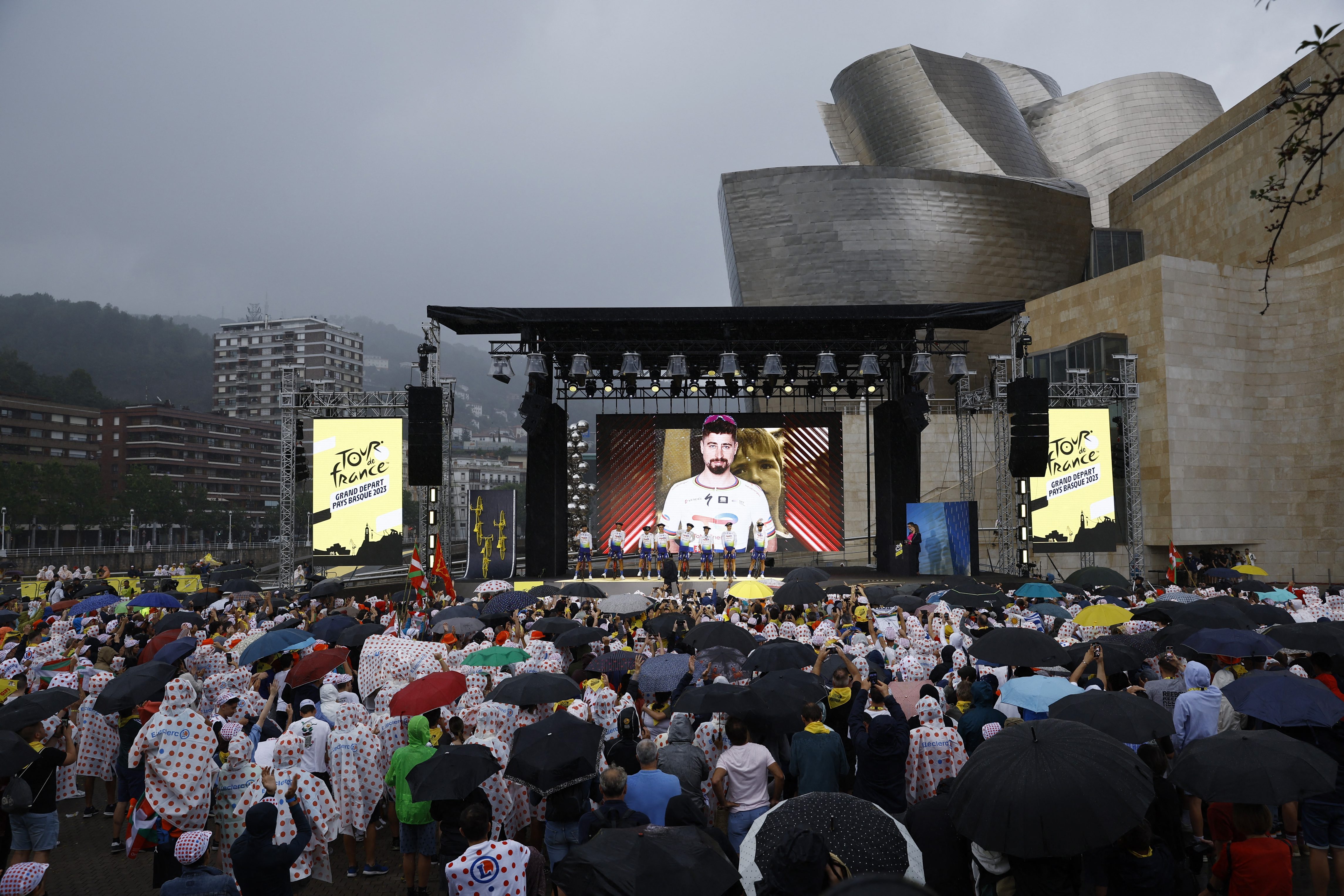 Presentación del Tour de Francia 2023 en Bilbao: miles de personas ...