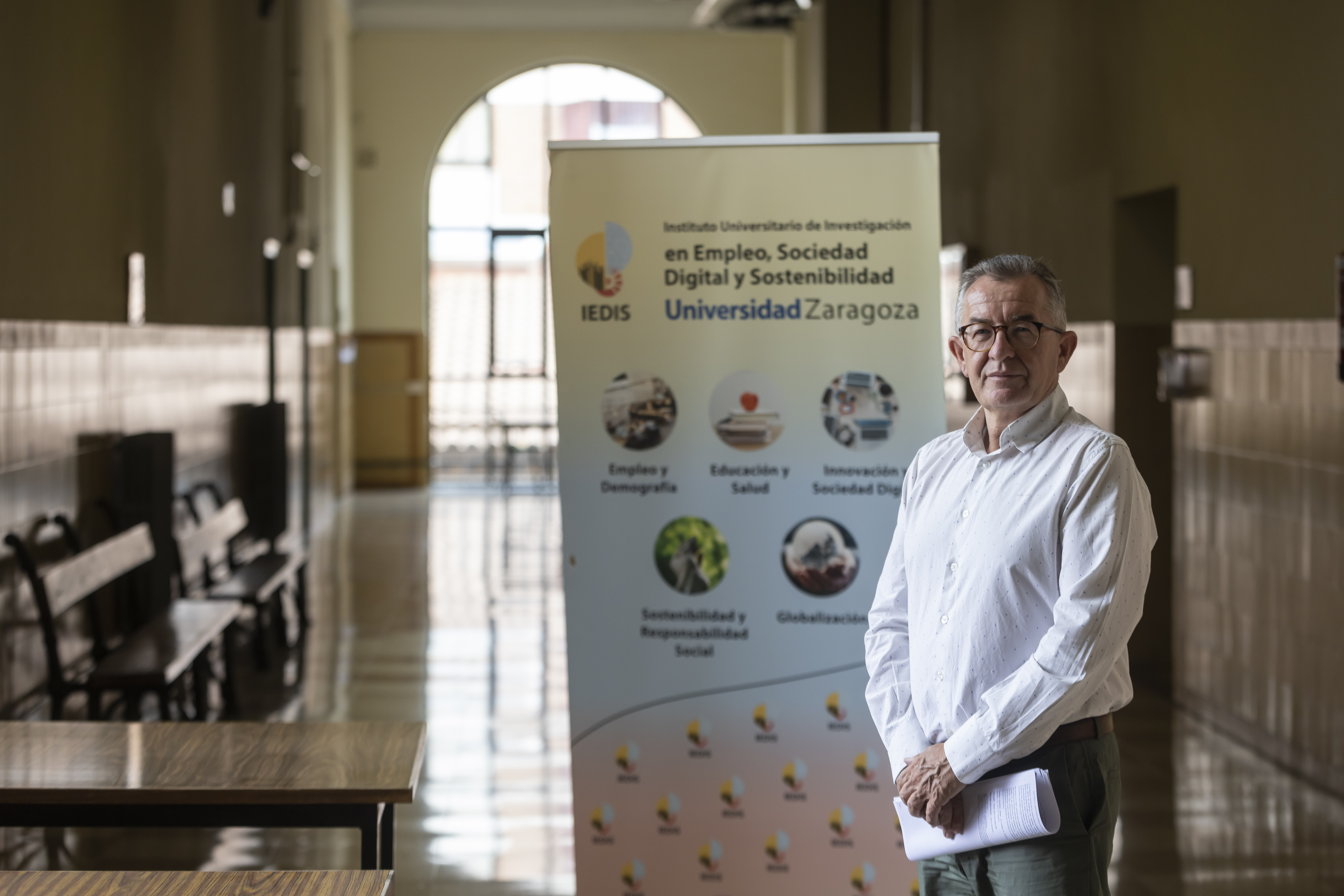 Alberto Molina, director IEDIS: "En la sociedad y la economía siempre ...