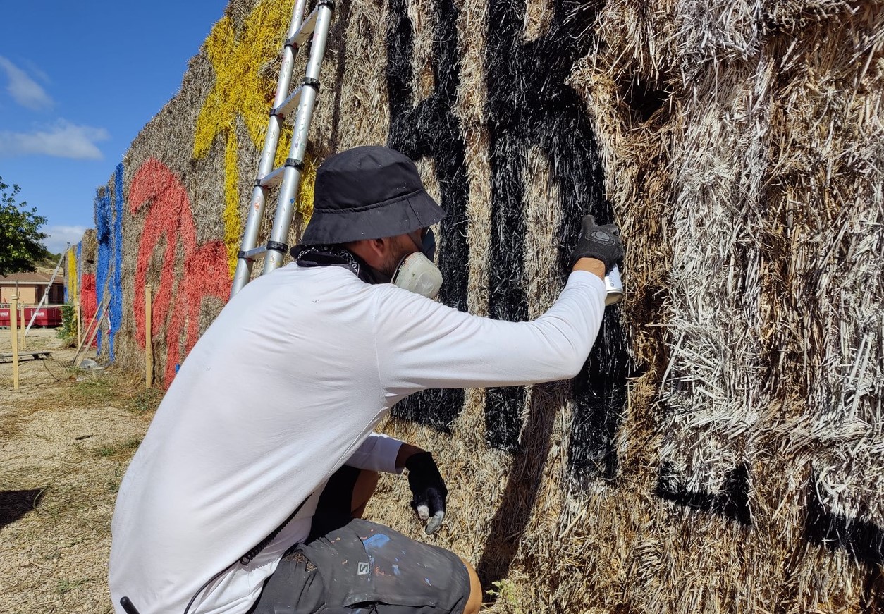 Asalto ‘interviene’ artísticamente en el festival Brizna de Ayerbe