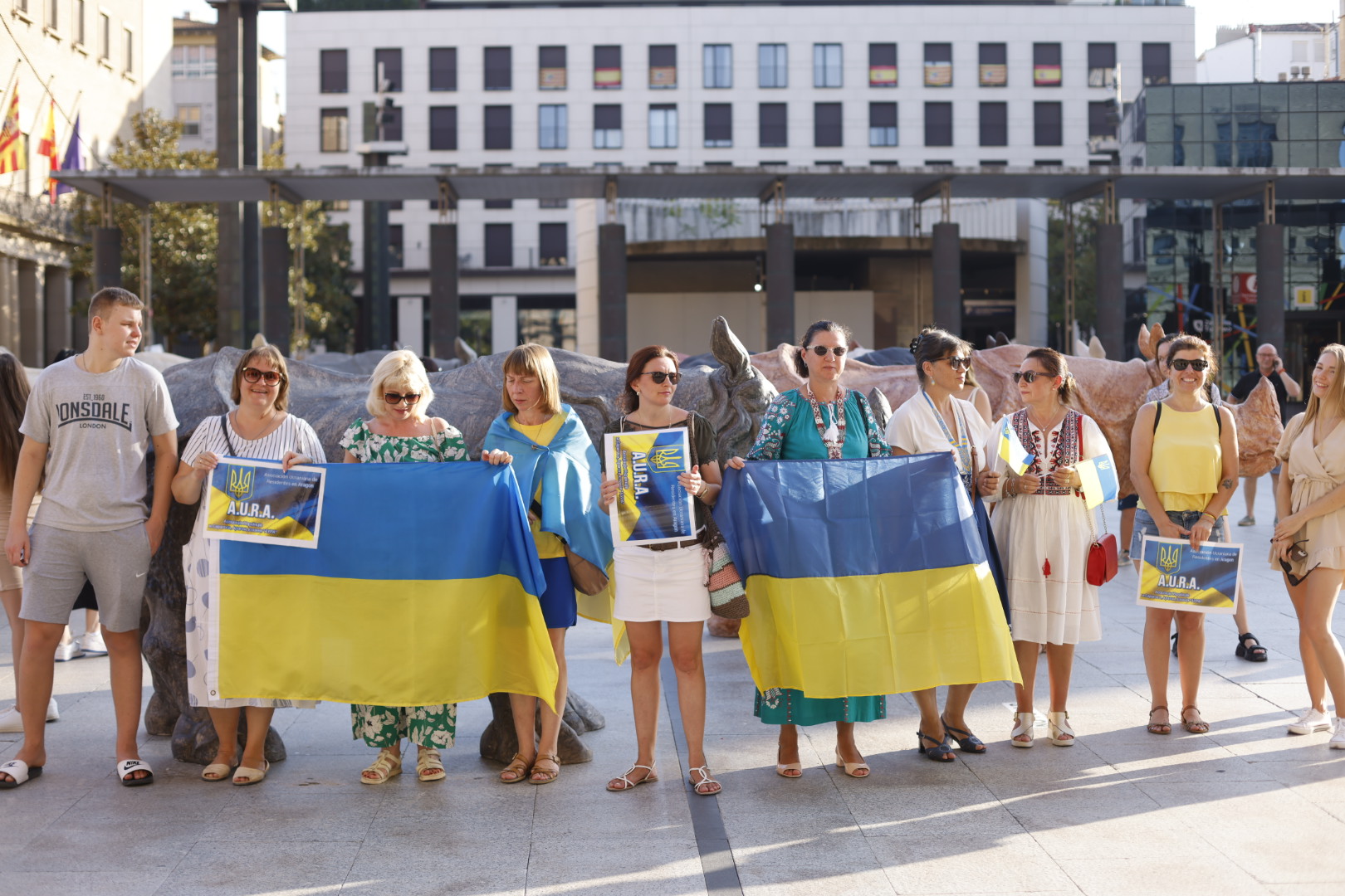 fotos de la cadena humana en Zaragoza por el Día de la Independencia de ...