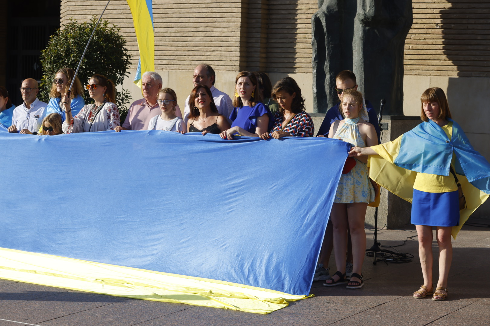 fotos de la cadena humana en Zaragoza por el Día de la Independencia de ...