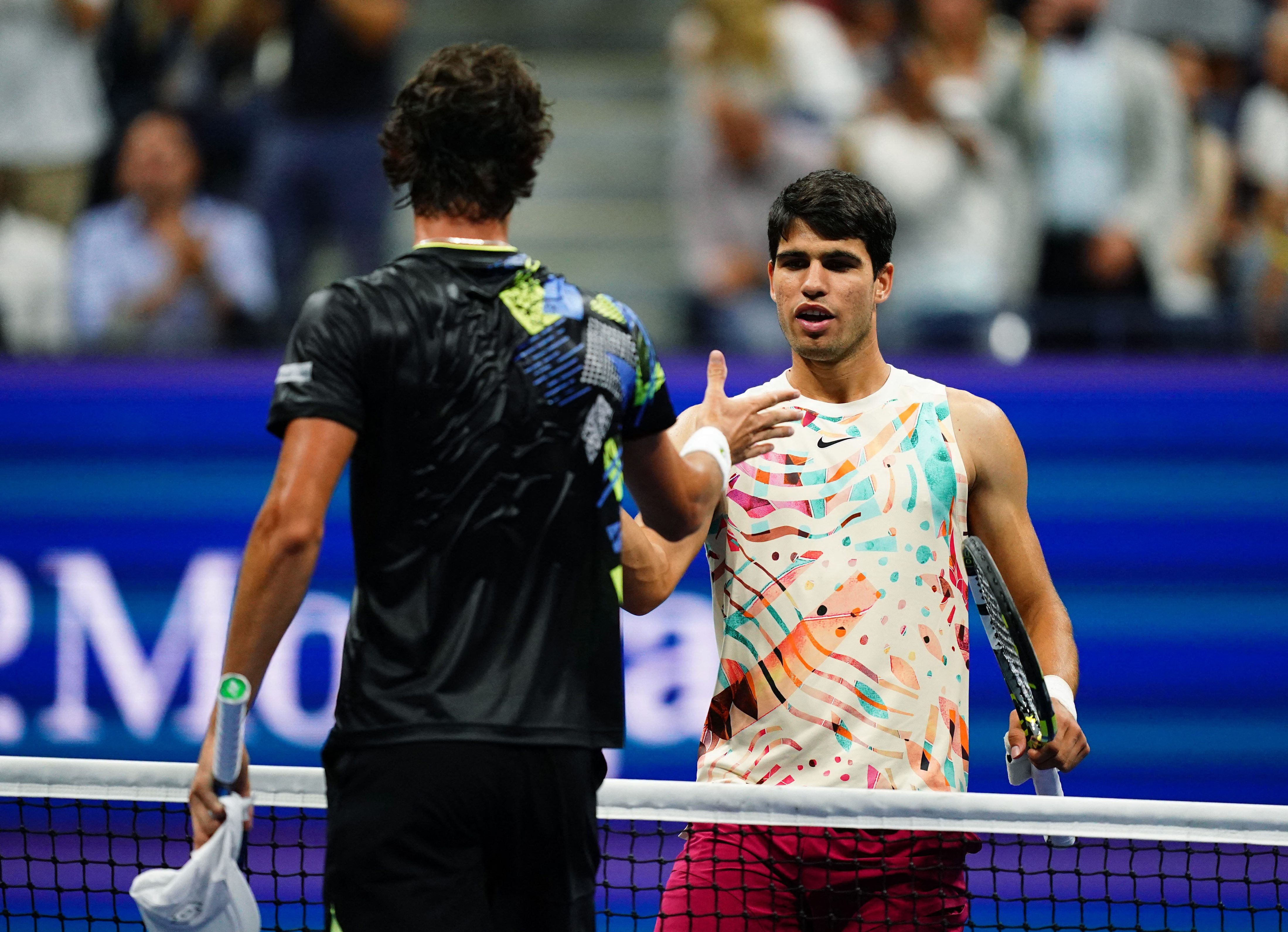 El español Carlos Alcaraz pasa con ahínco a tercera ronda del US Open