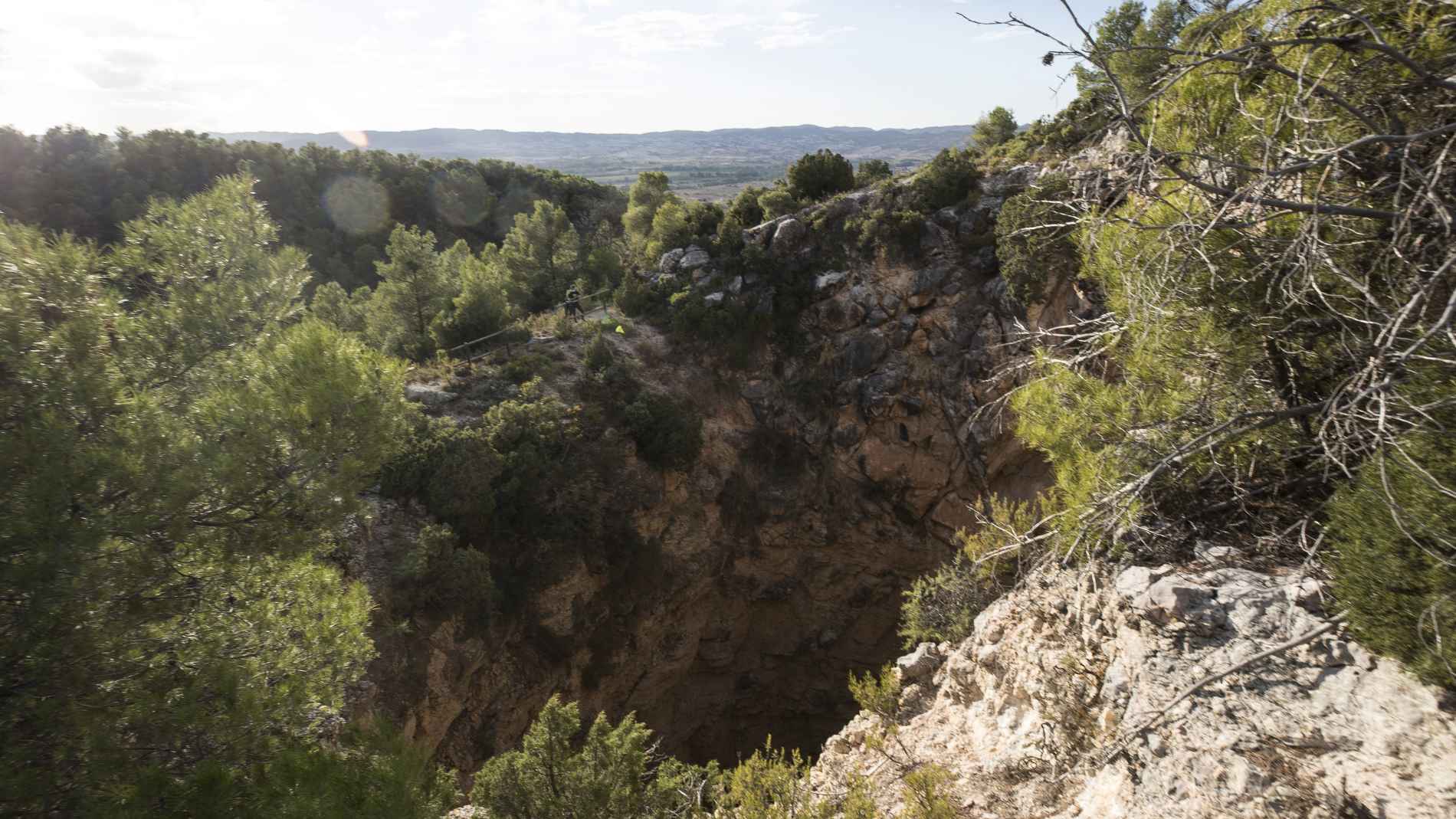 Una ruta para descubrir las simas escondidas entre dos bonitos pueblos ...