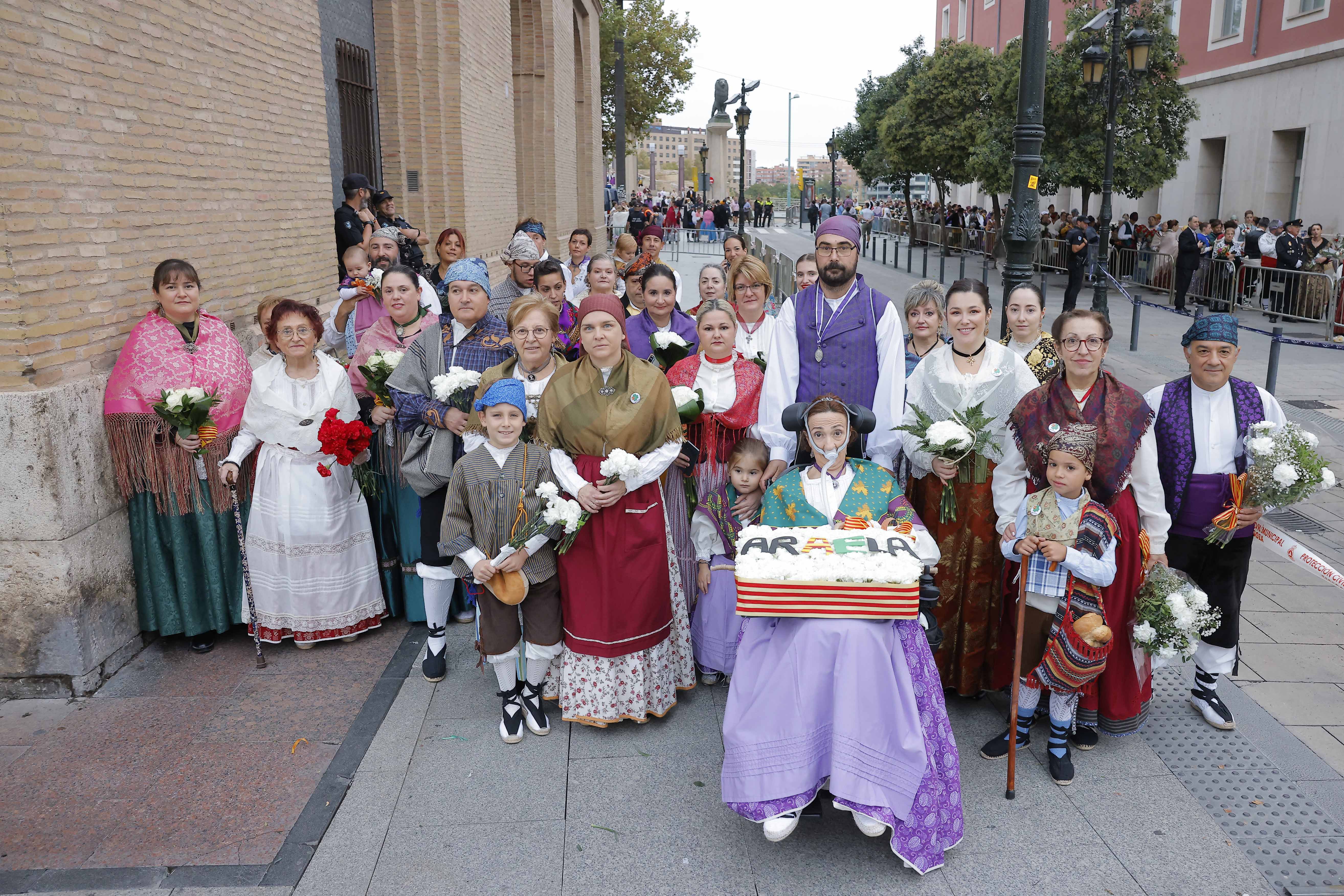 Fotos de los grupos de la Ofrenda de Flores 2023 a la Virgen del Pilar ...