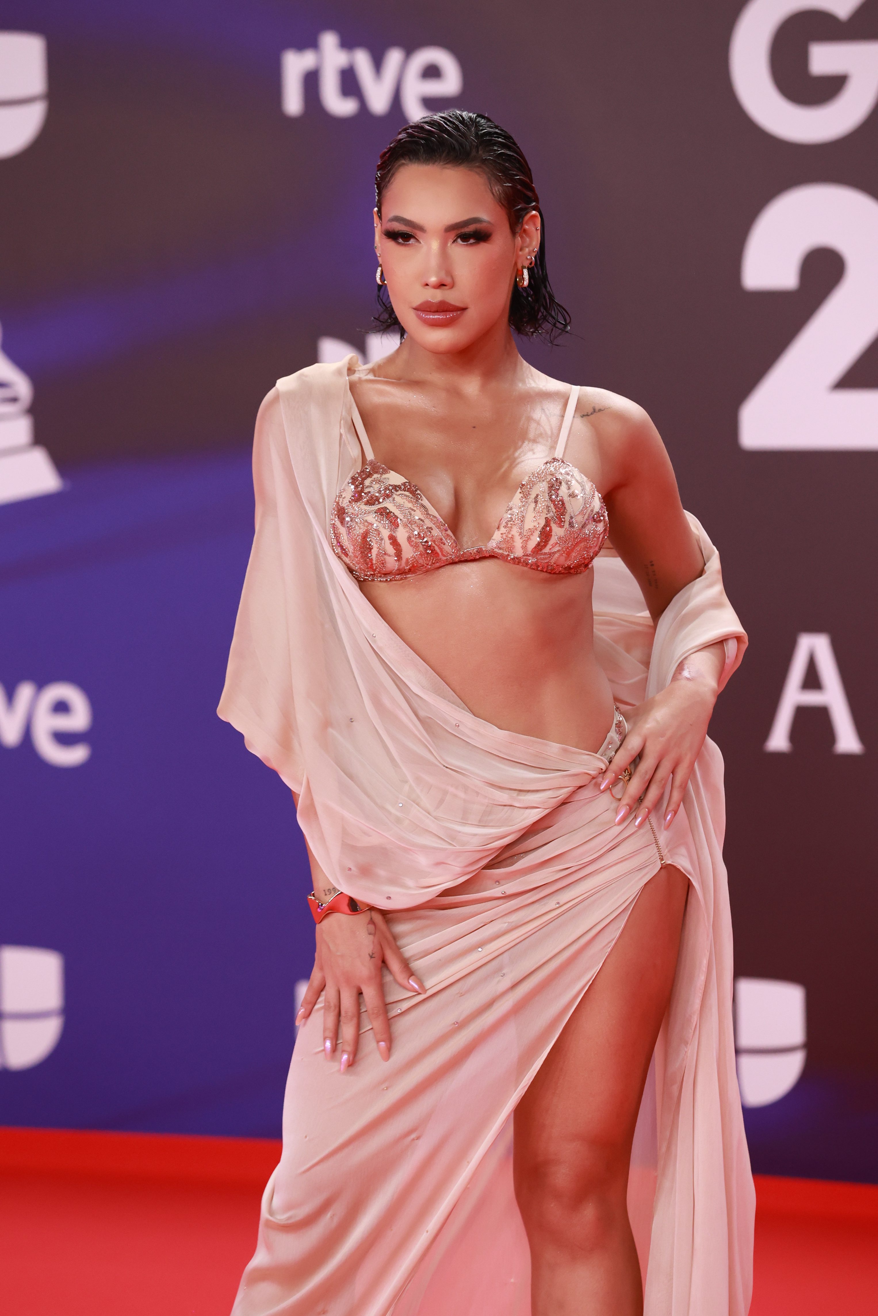 Fotos de la alfombra roja de los Latin Grammy 2023 en Sevilla | Imágenes
