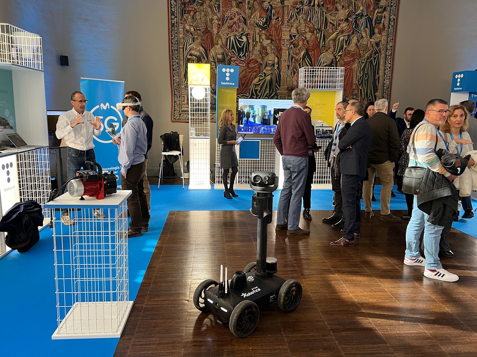 Telefónica muestra en el Paraninfo de la Universidad de Zaragoza sus novedades tecnológicas