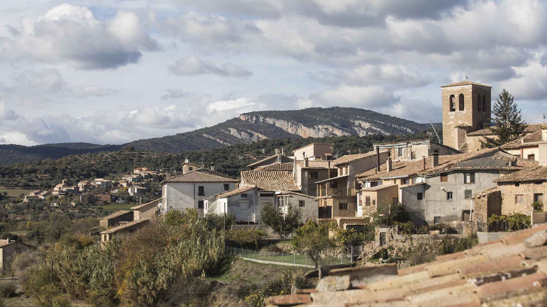 Los pueblos aragoneses Colungo y Asque, unidos por el Puente del Diablo