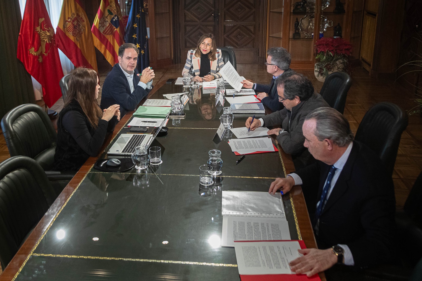 Chueca preside la primera reunión de la sociedad que impulsará la construcción de la nueva Romareda