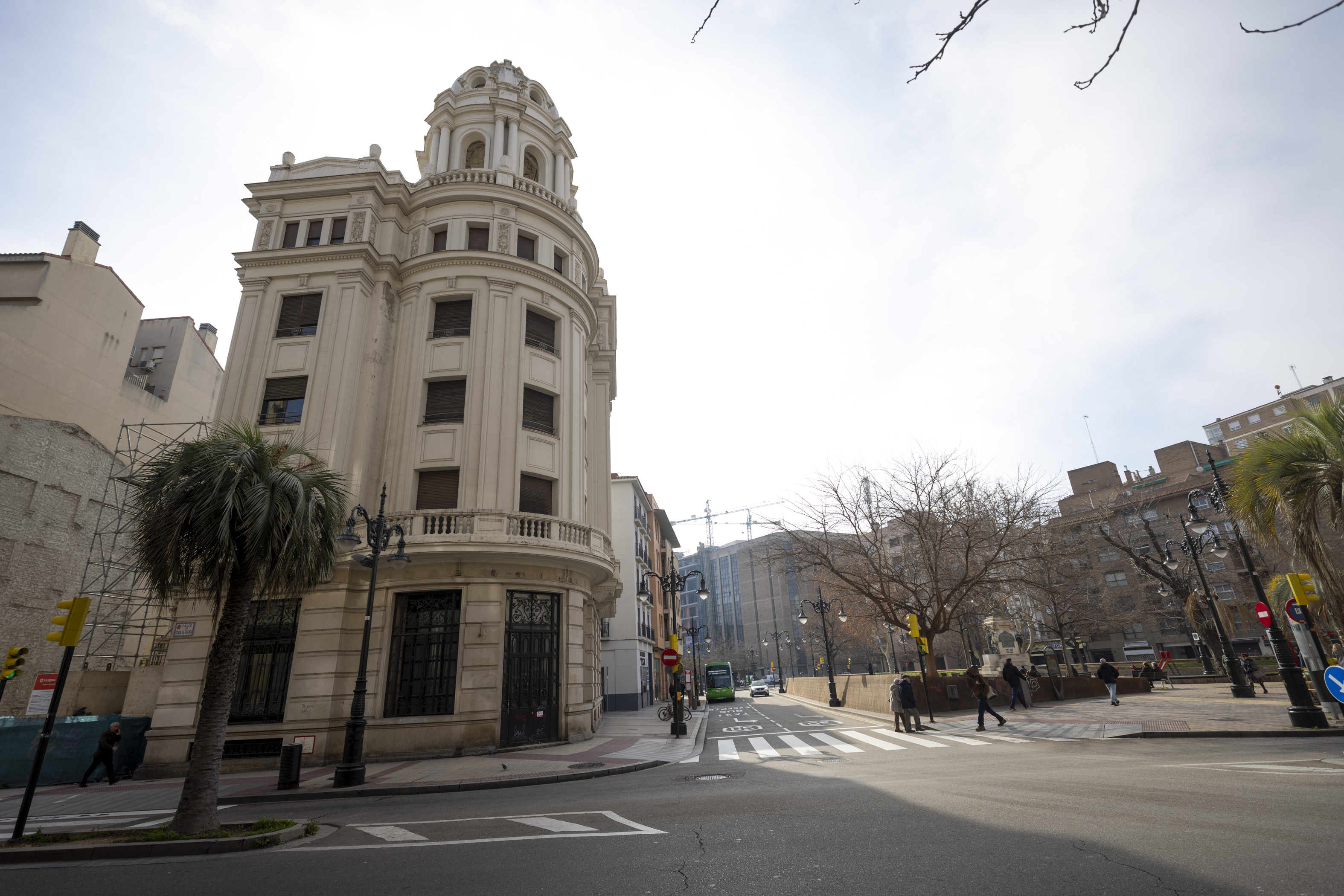 Fotos | El chaflán de la calle del Conde de Aranda, vendido por más de ...